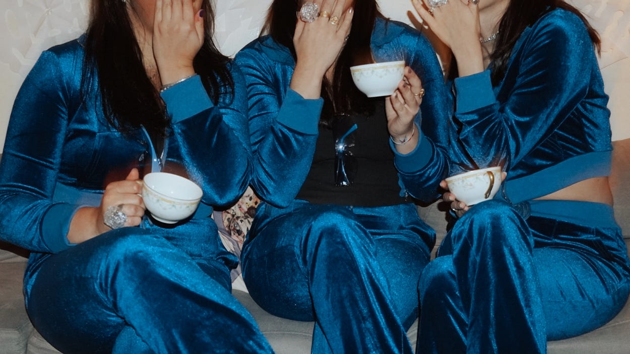 beyonce drinking tea