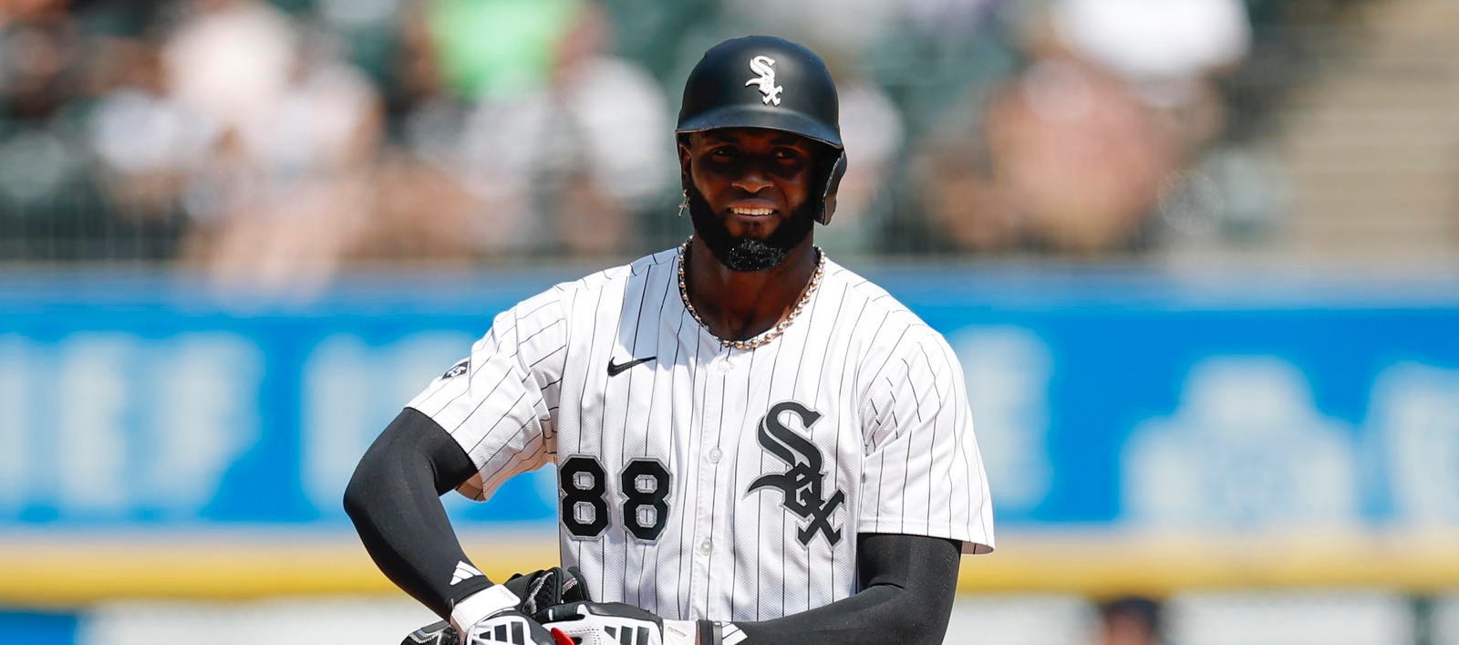 Mets acquire Luis Robert Jr. in a trade with the White Sox