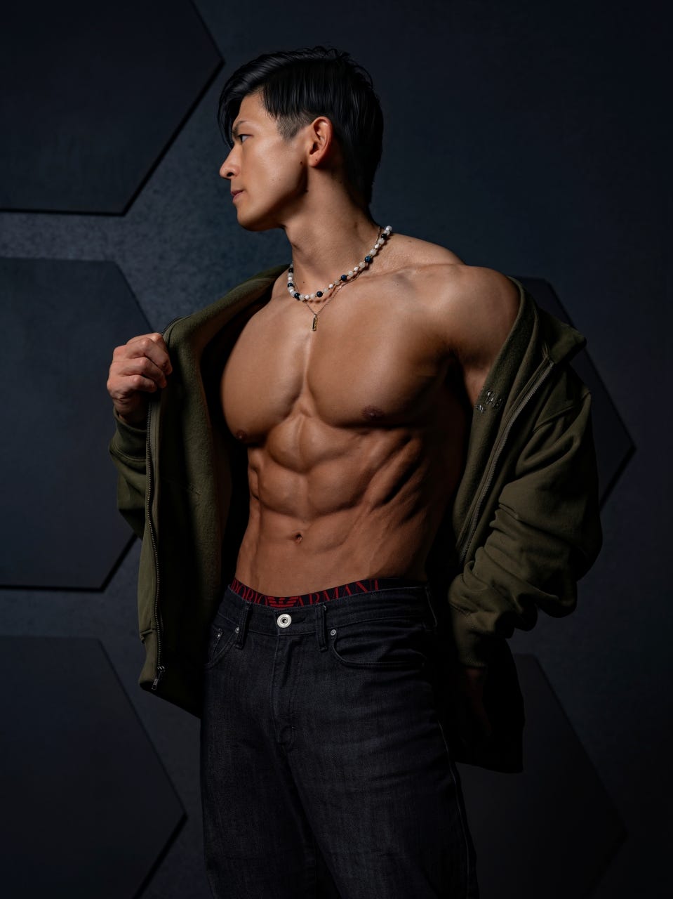 New Model Unmasked — The Overall Physique Champion Reveals Himself