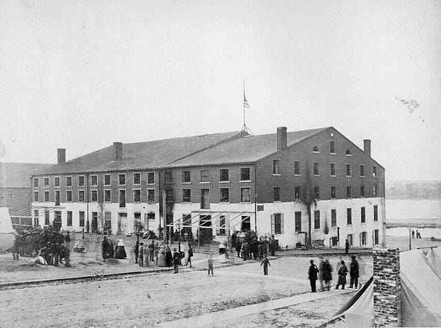 15 Greatest Prison Escapes: History’s Most Shocking