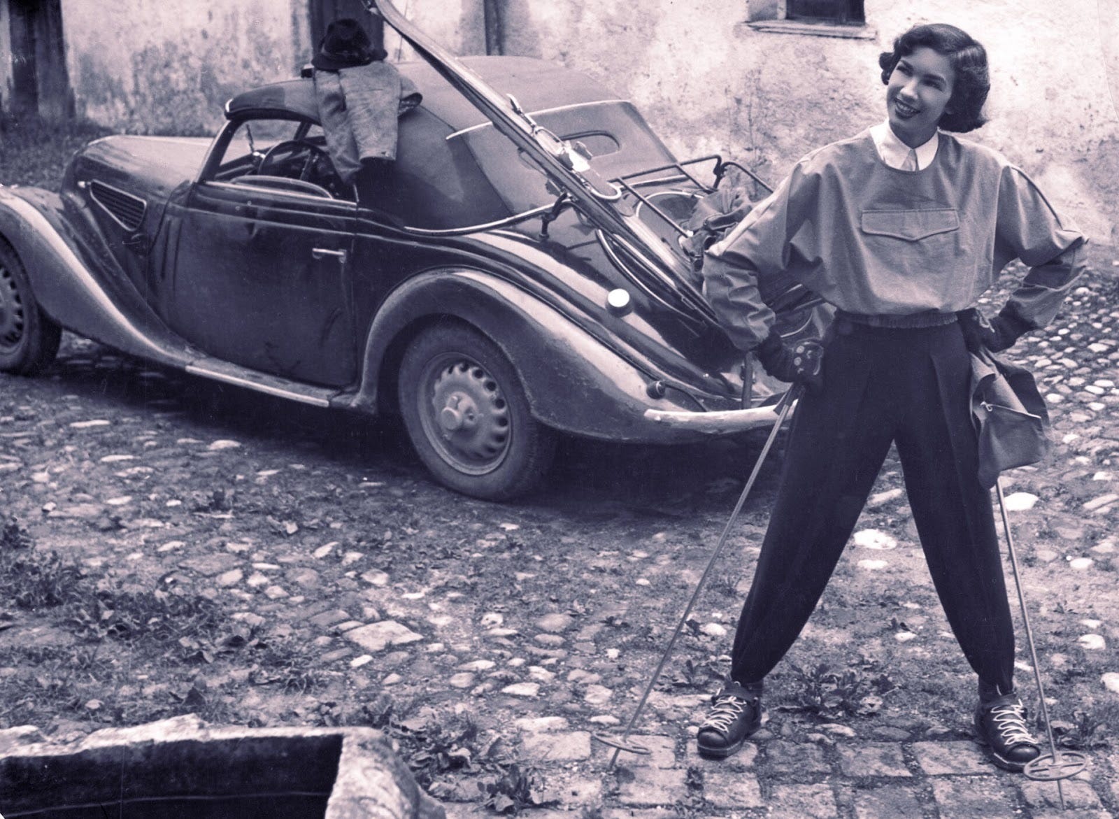 Style Ski School: A History and Guide to Skiing in Style