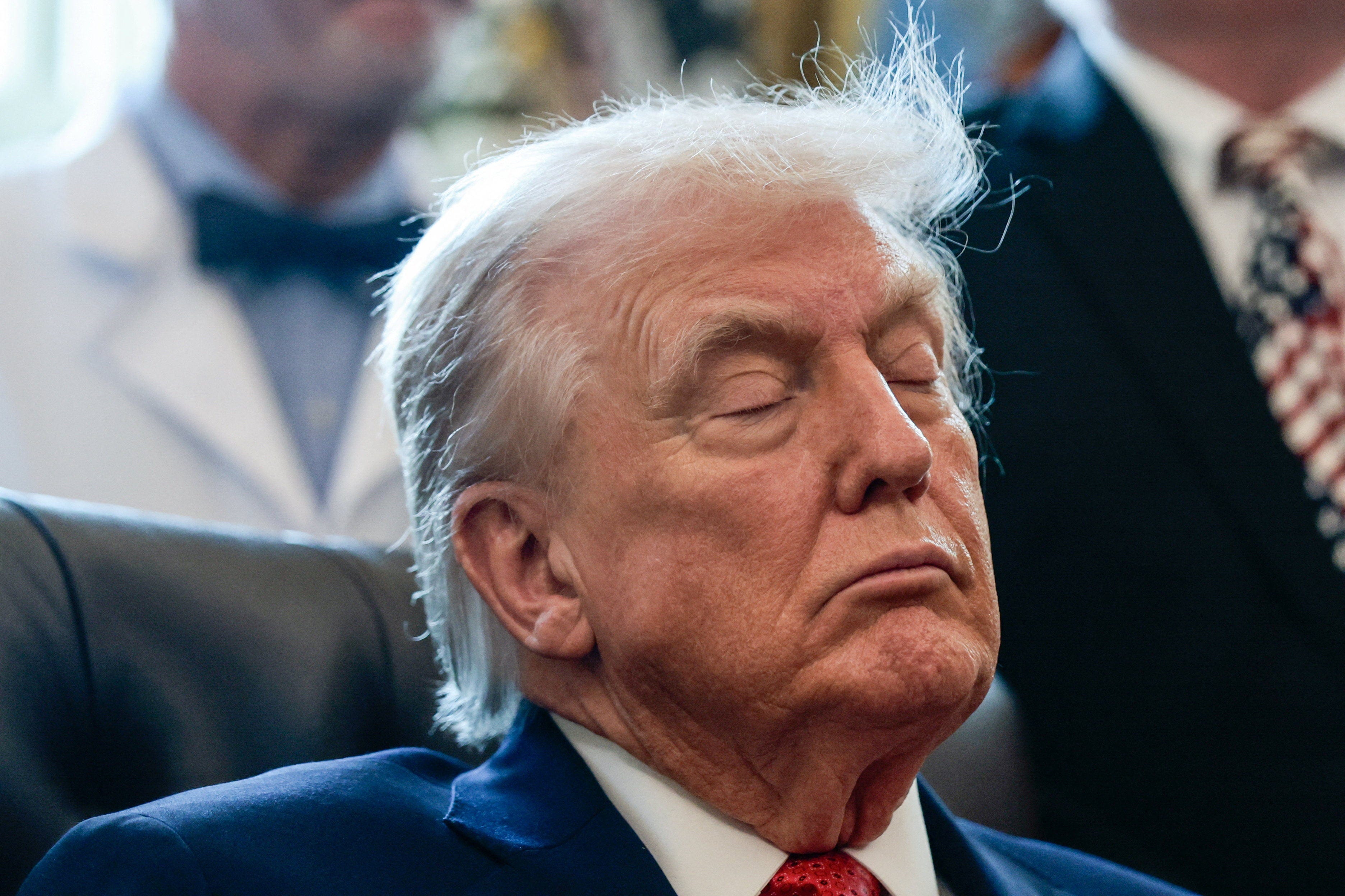 Newsom trolls Trump after president’s eyes seen drooping during ...