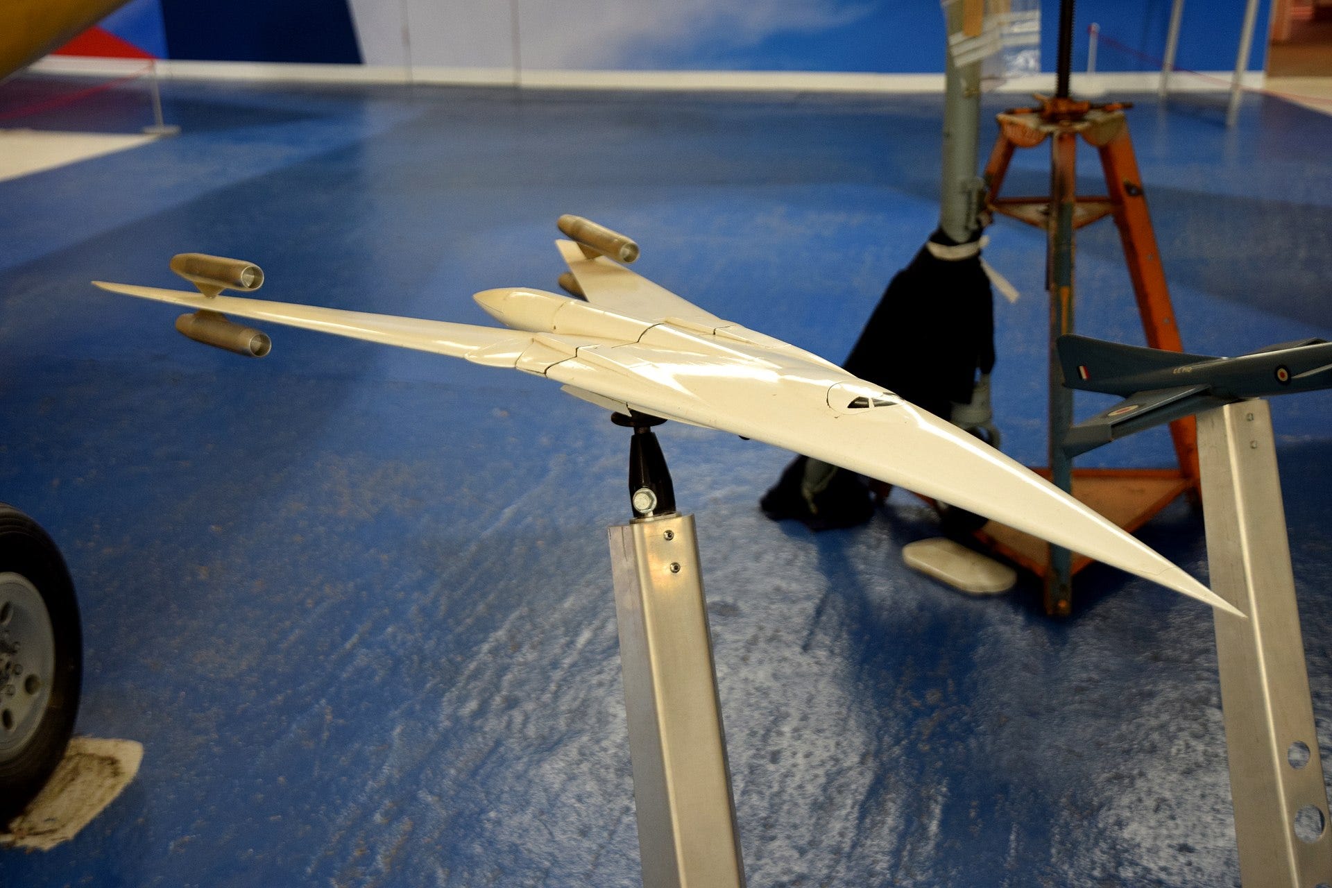 Military Technology: Variable-Sweep Wing Aircraft