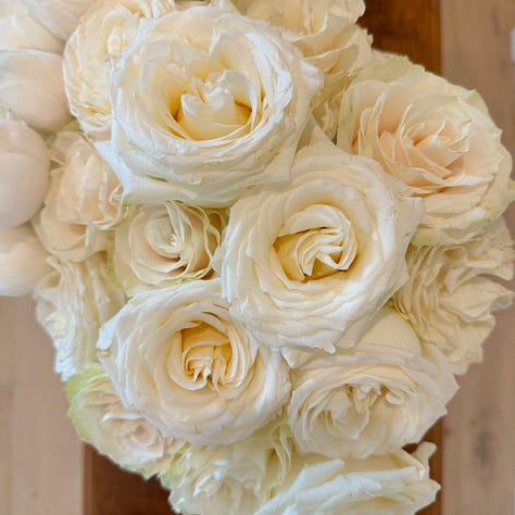DIY: Pavé style rose arrangement - by Jasmine Neal