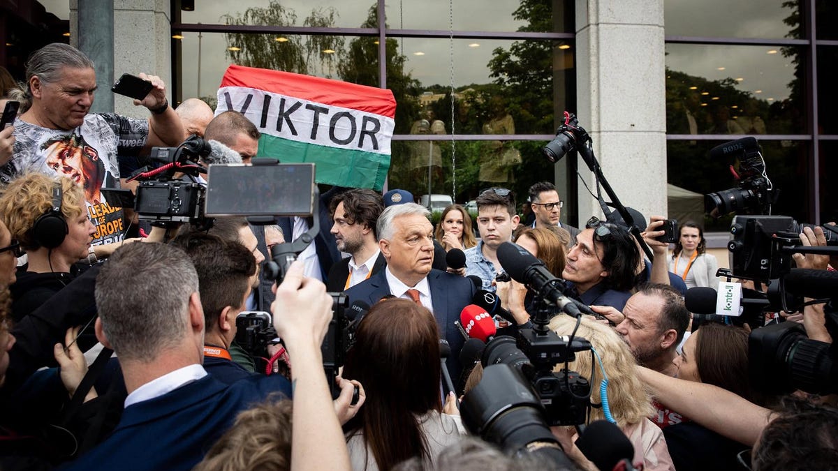 Magyar Péter aligha bánja, hogy Orbán Viktor maradt a fő ellenfele