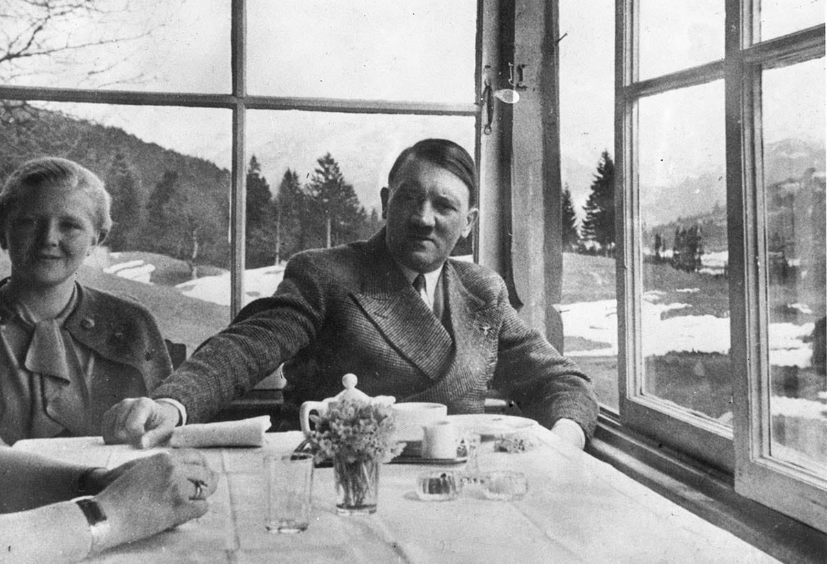 Eva Braun: Unseen Photos, Life & Death with Hitler (1912-1945)