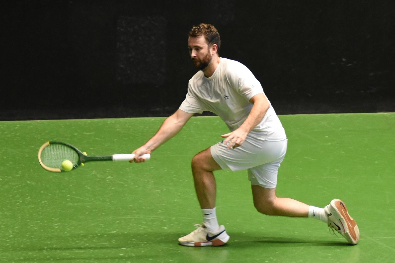Flynn beats Smart at British Open saving eight set points in fourth set