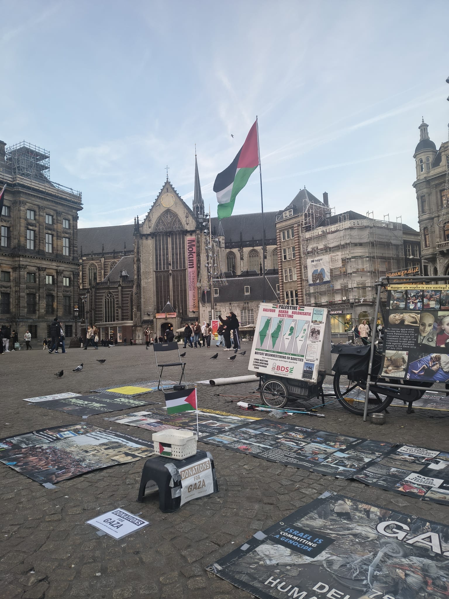 Miasto, które zawiodło Annę Frank, po raz kolejny zawodzi Żydów ...