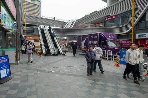 Walking Zhengzhou (China) - Chris Arnade Walks the World