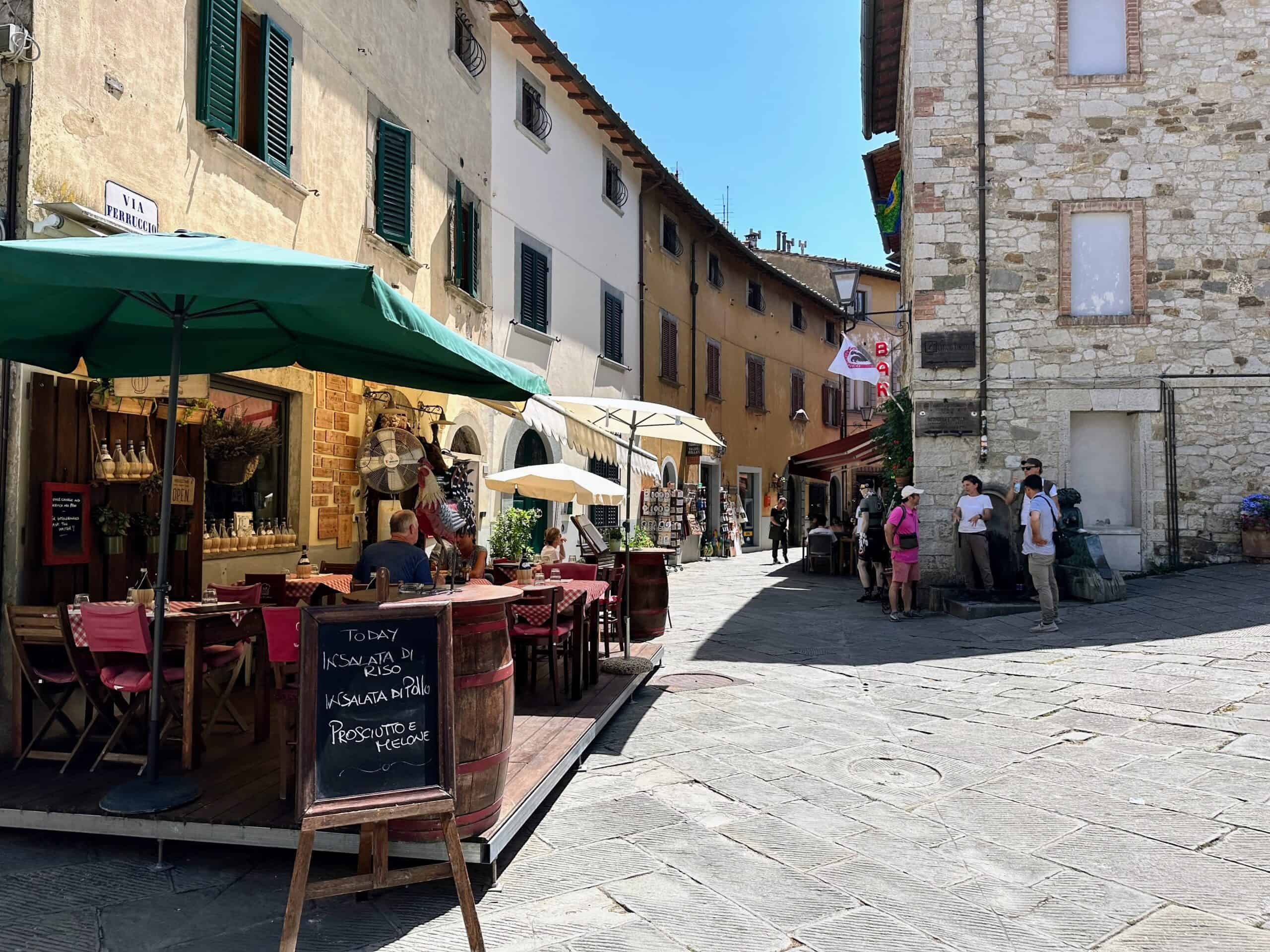 A Guide to Chianti, Italia - by H & B