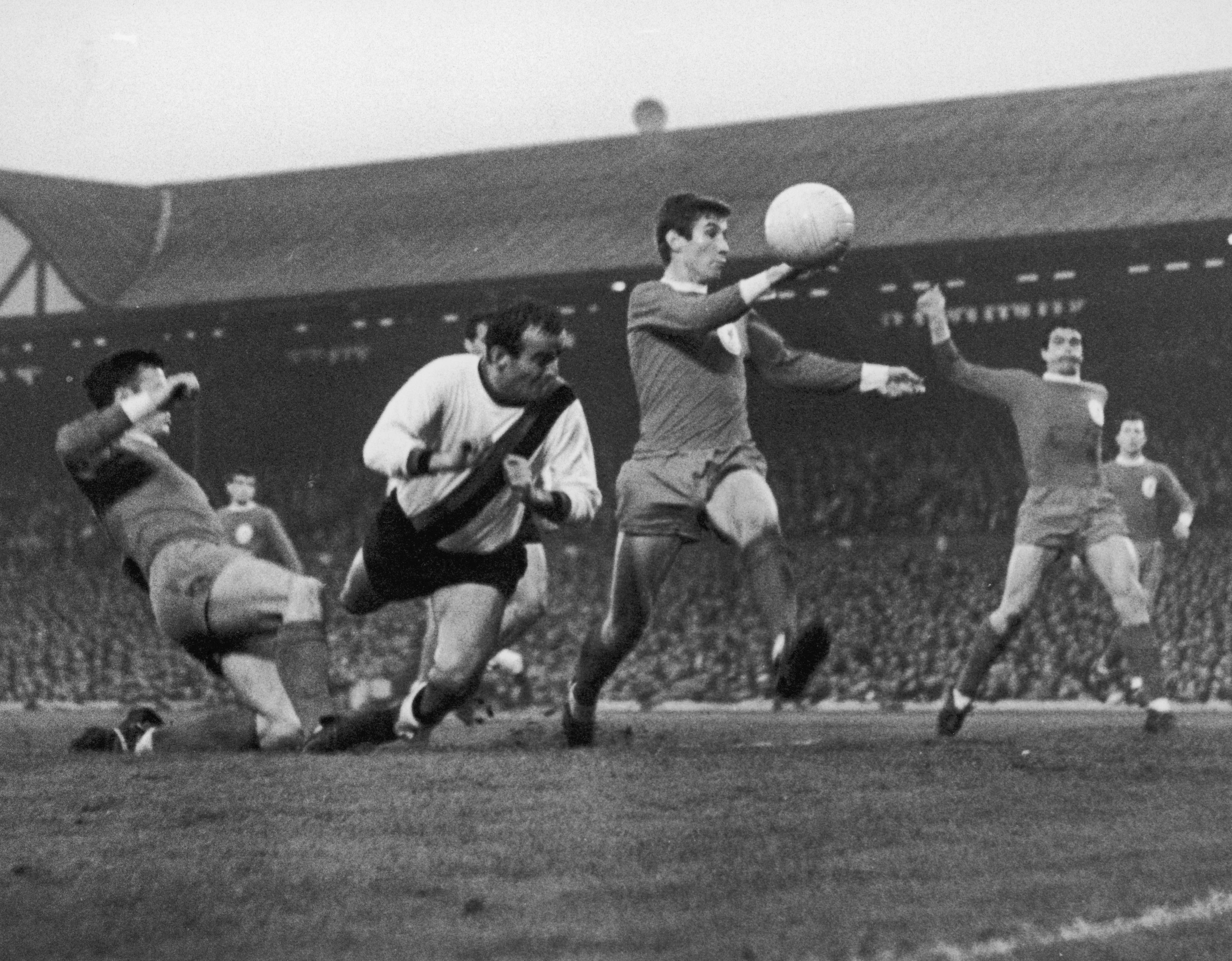 🔴 Fouls, indirect free-kicks and match-fixing: Liverpool vs. Inter ...