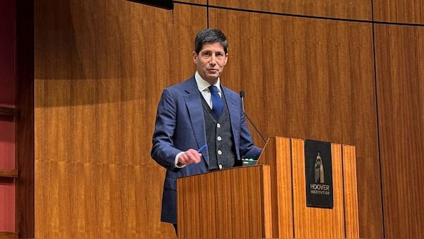 First step toward ending the Fed? - Tierney's Real News