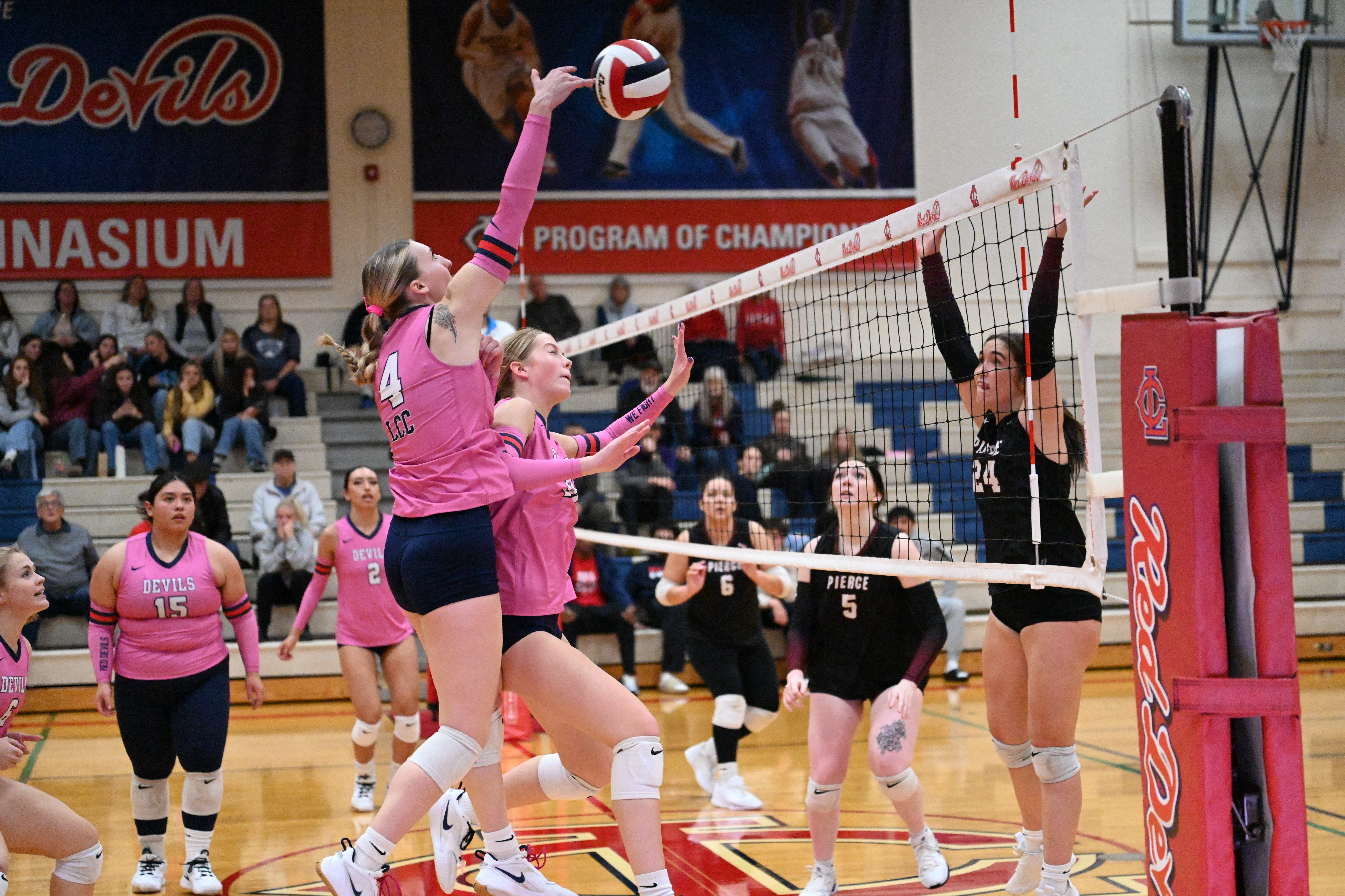 Red Devil Roundup: LCC volleyball forces 3-way tie for 1st place in The ...