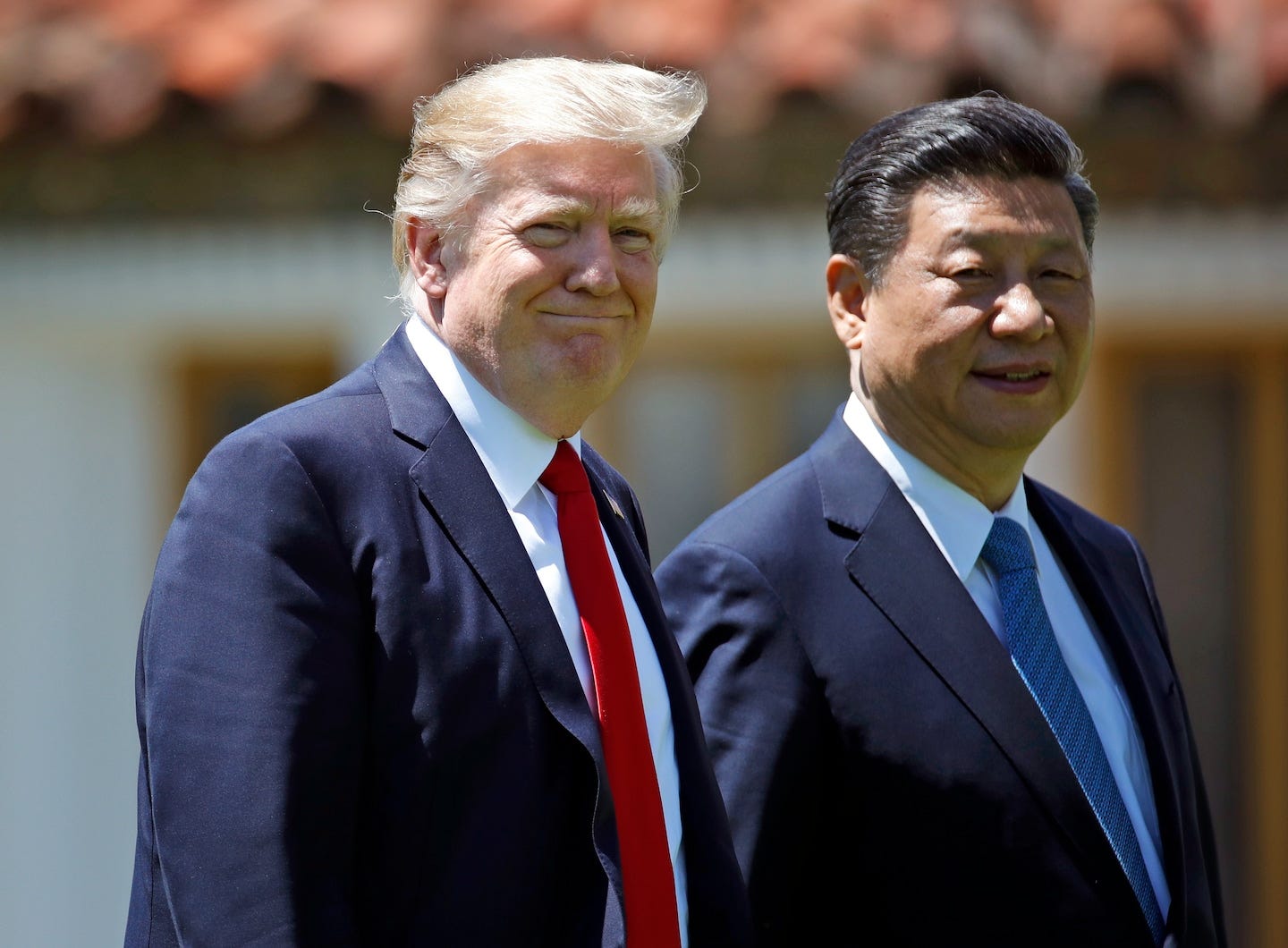 AI THẮNG NĂM 2025: DONAL TRUMP HAY TẬP CẬN BÌNH?