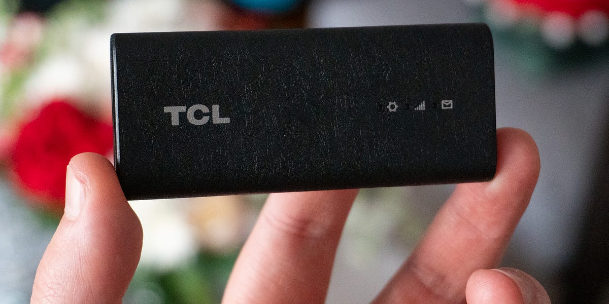 Hands-on: TCL and T-Mobile add 5G to your laptop with the Linkport