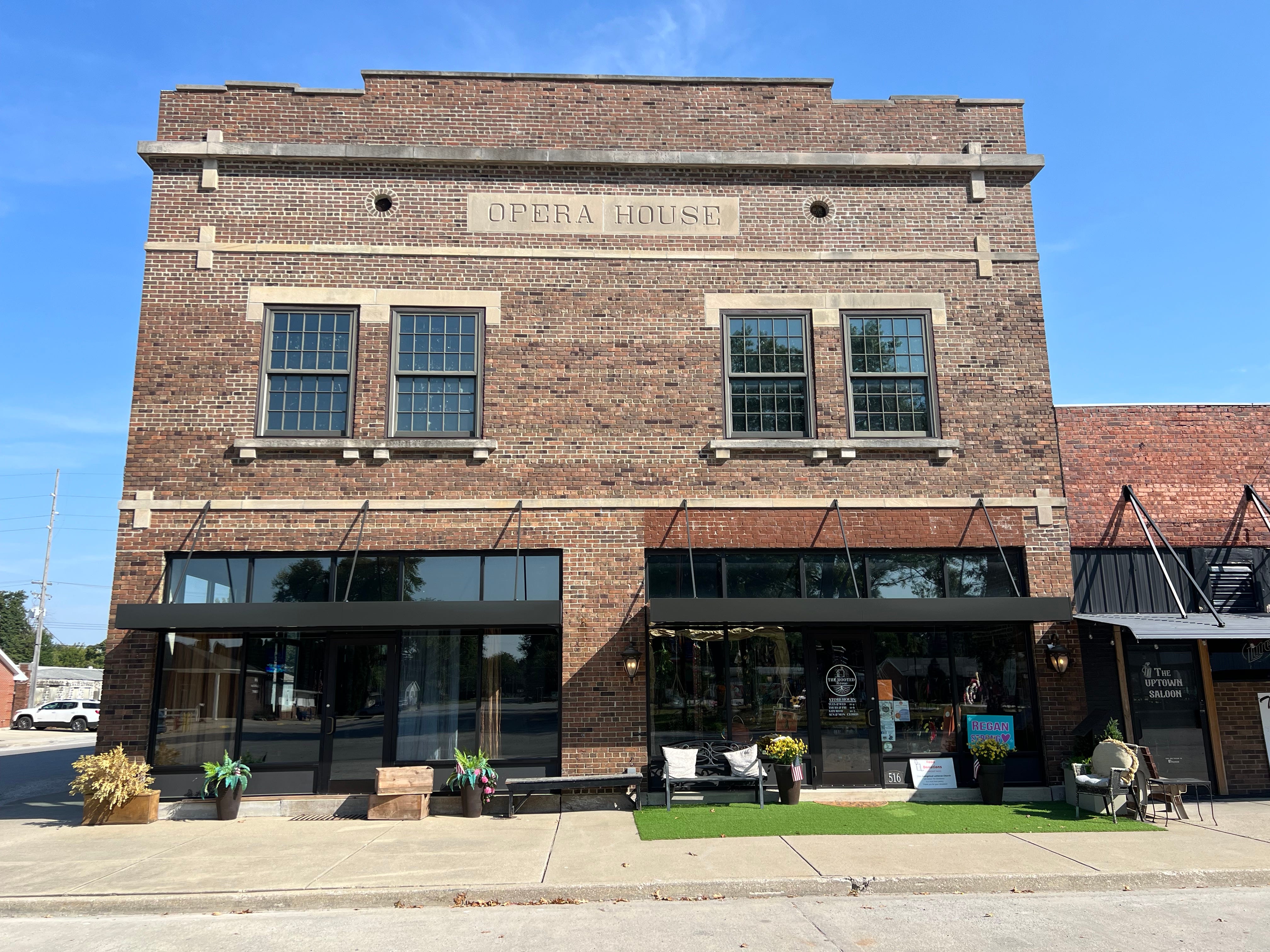 Committee keeps village, Route 66 alive