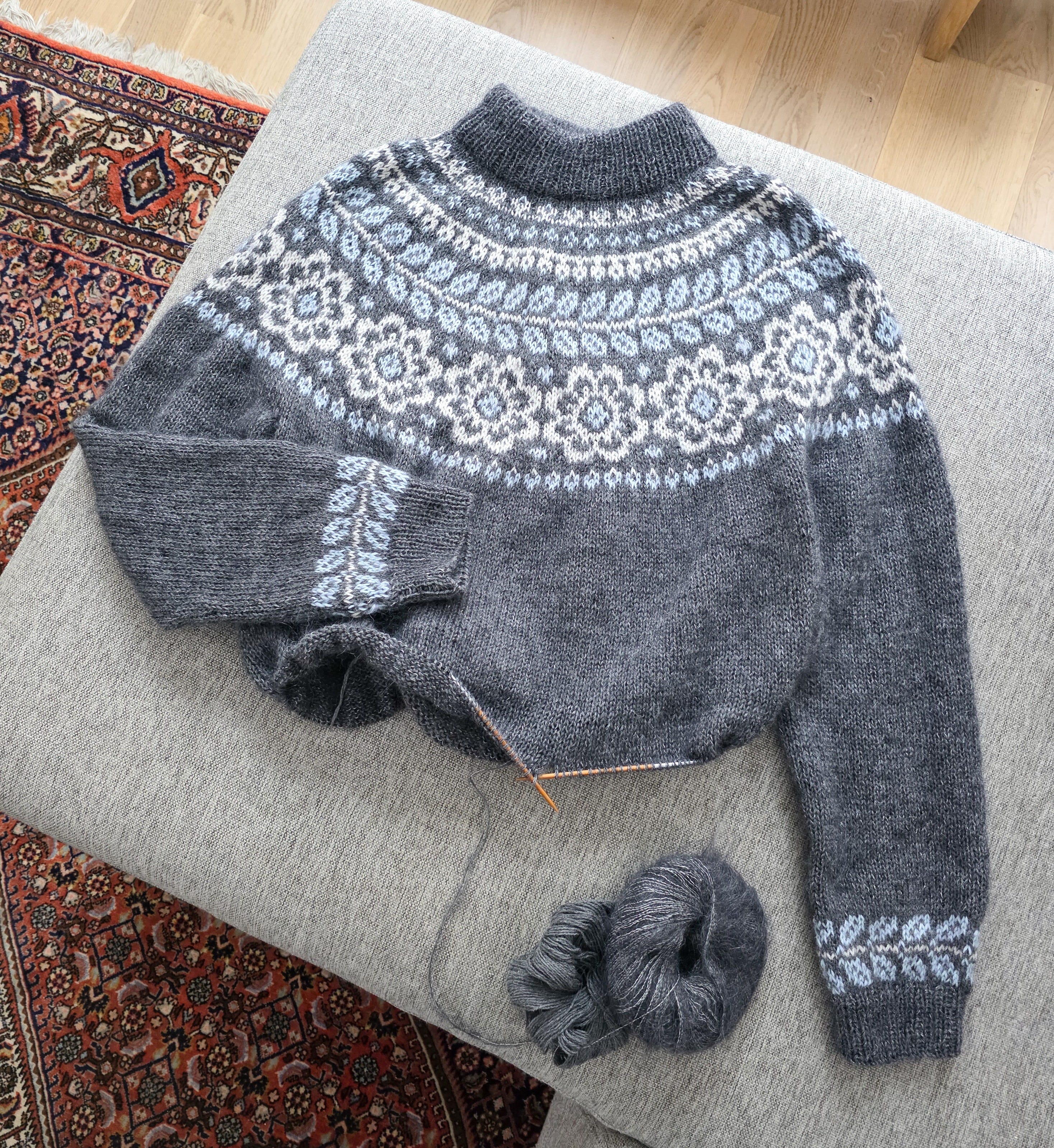Poppy Bloom pullover - Knitted Notes · Sari Nordlund