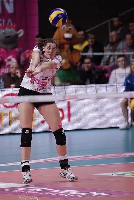 Steps to Passing a Volleyball: 5 Essential Techniques for Success