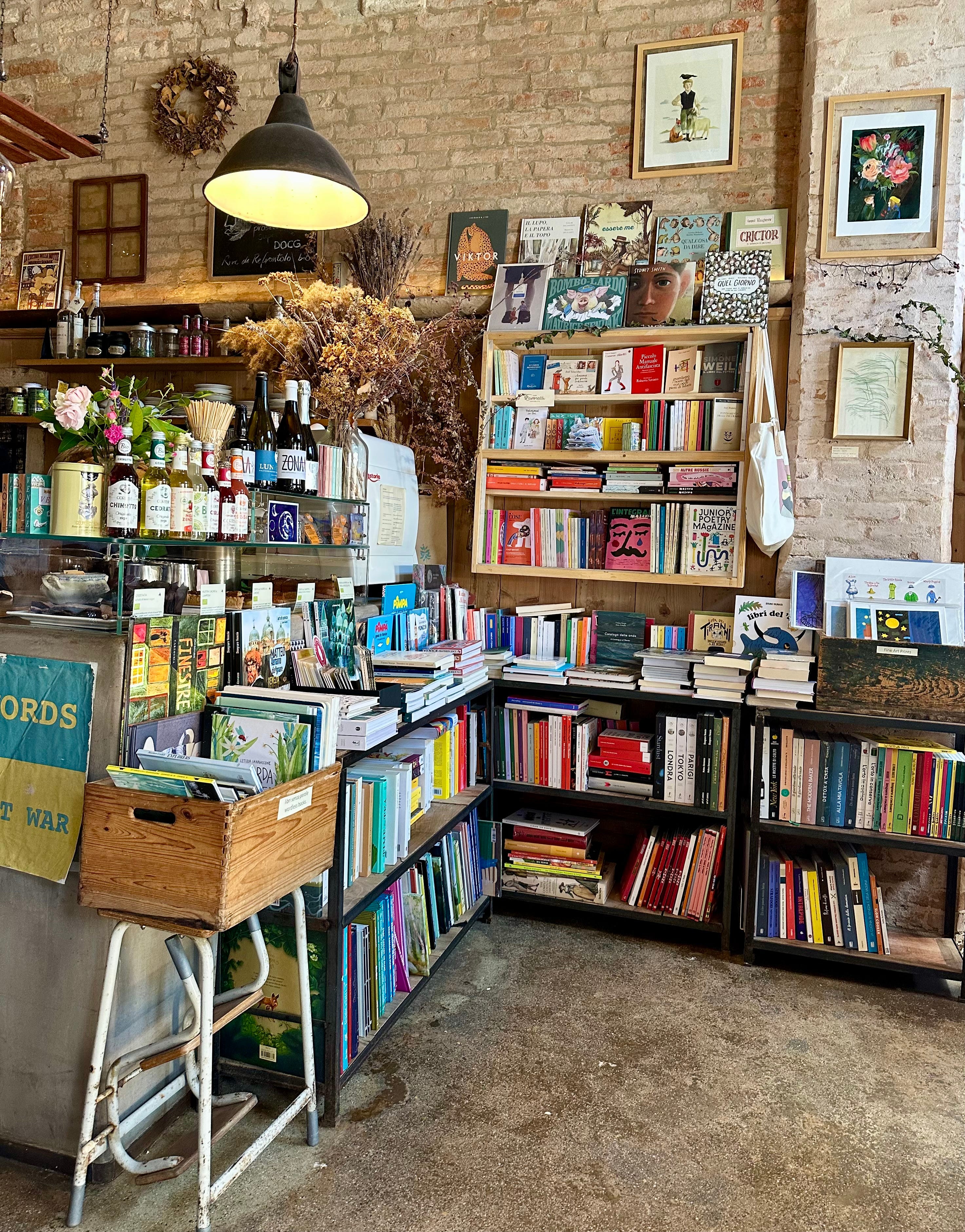 Gillian Knows Best guide to bookstores in Venice