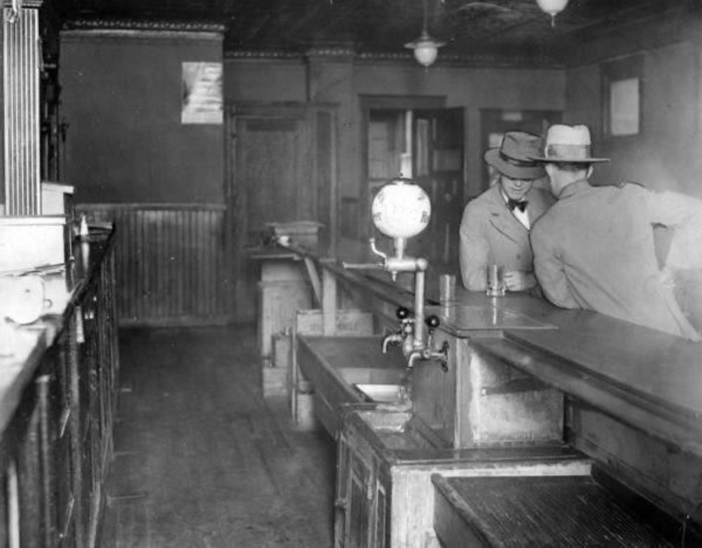 Forbidden Nights: 21 Haunting Photos of 1920s Speakeasies