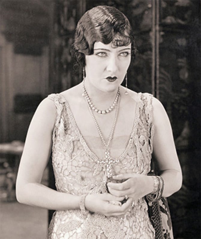 Shoulder Dusters Have Made A Sweeping Comeback