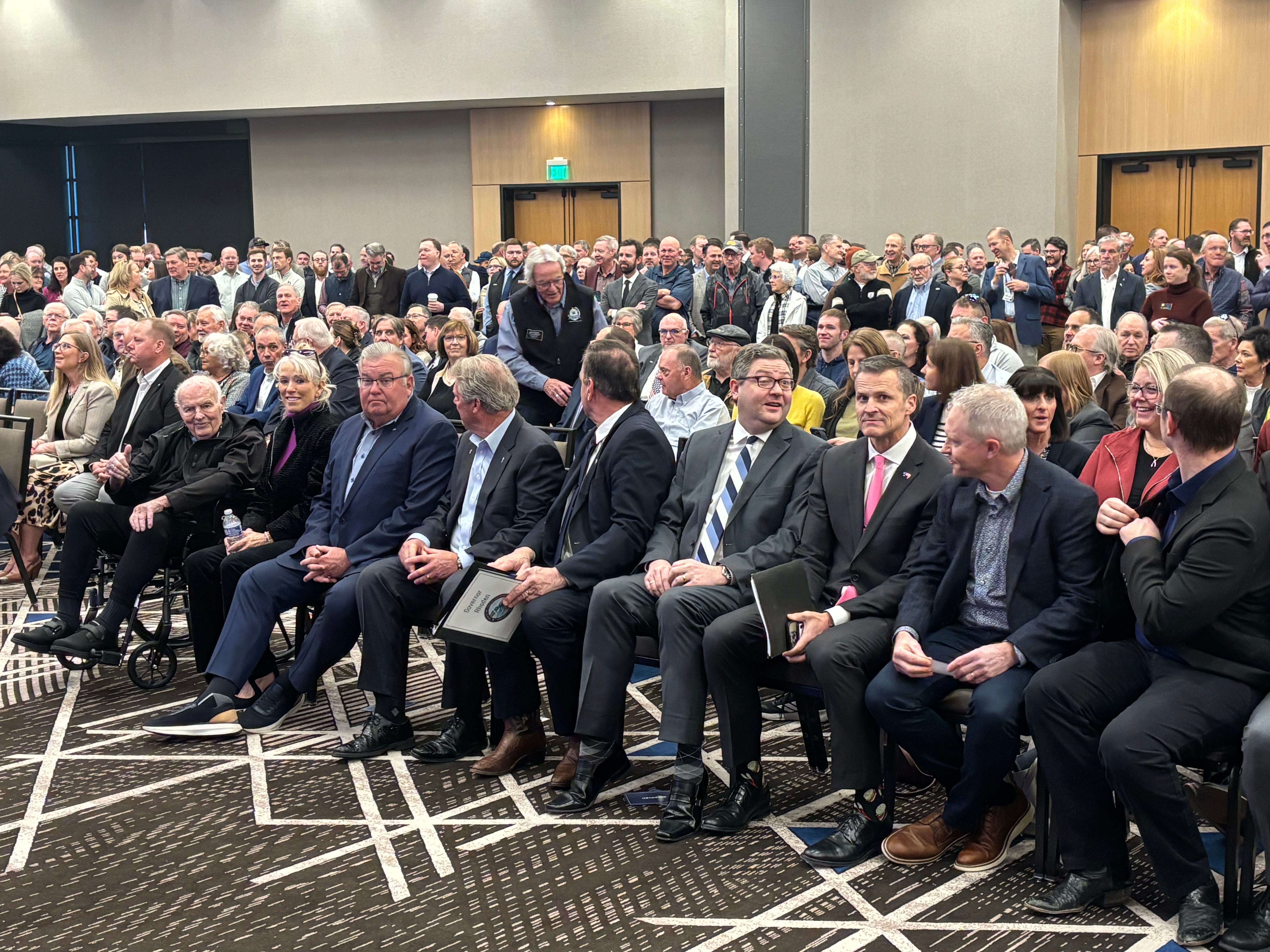 Smithfield, T. Denny Sanford team up on new Sioux Falls processing plant
