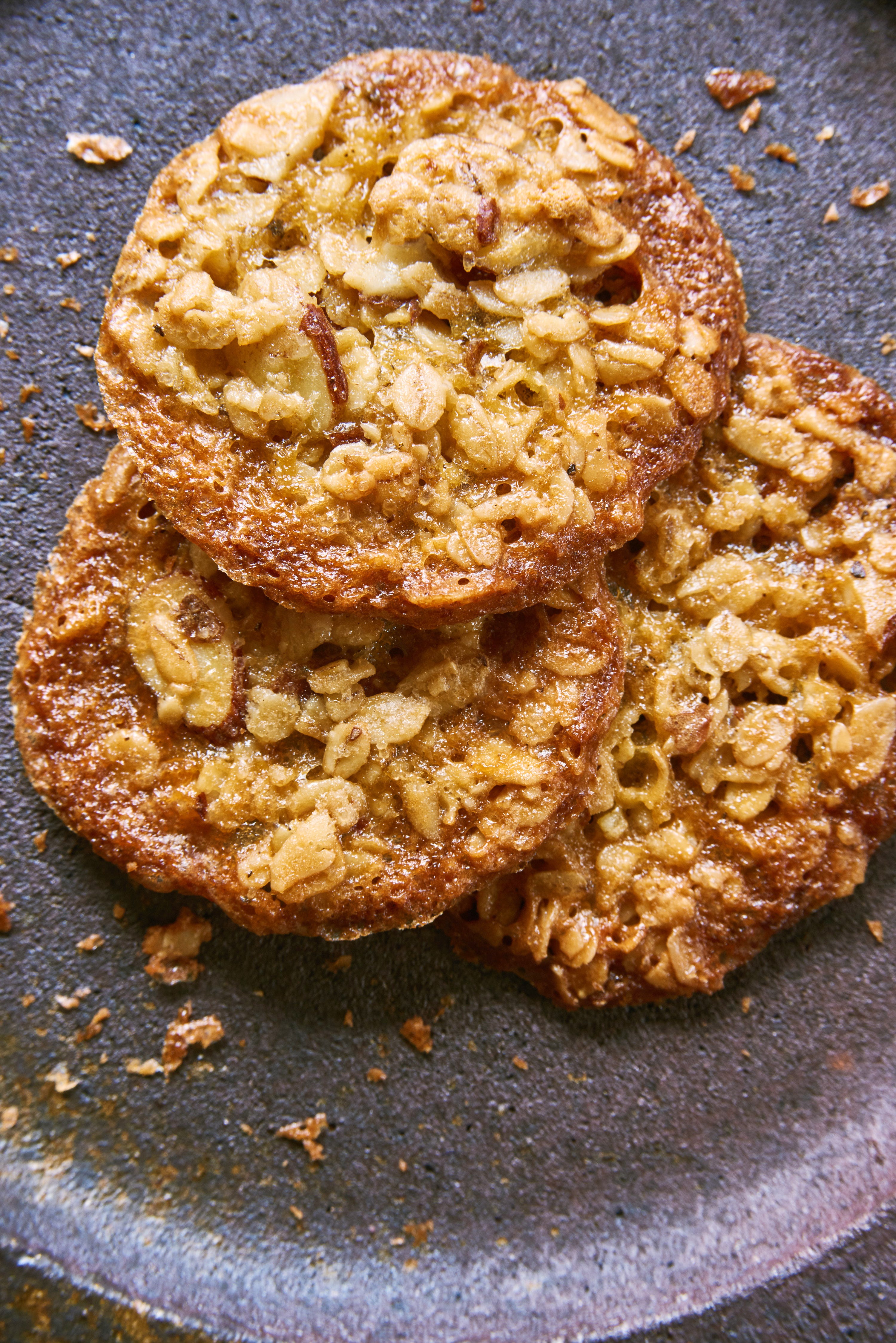 Oat lace cookies - by Melina Hammer
