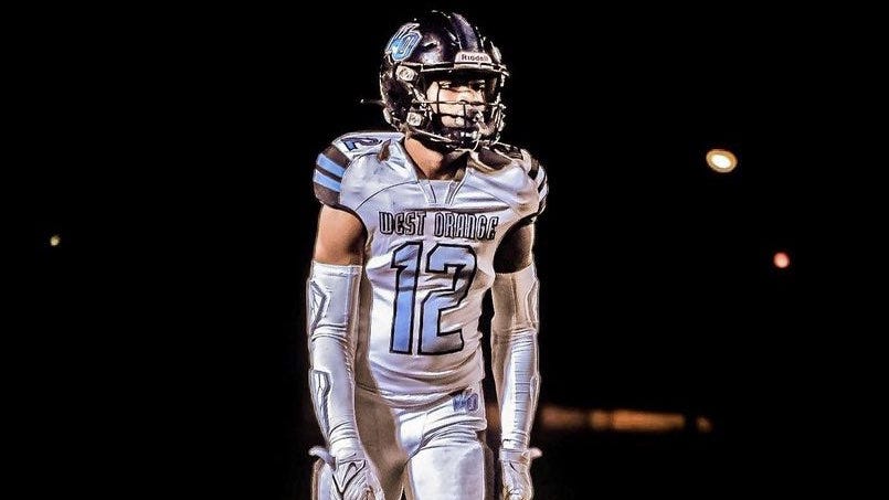 BREAKING | 2026 WR David Moore Jr. Commits To UMass
