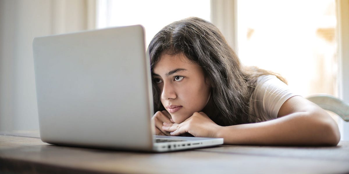 Os desafios do presenteísmo - Rogerio Muniz Substack