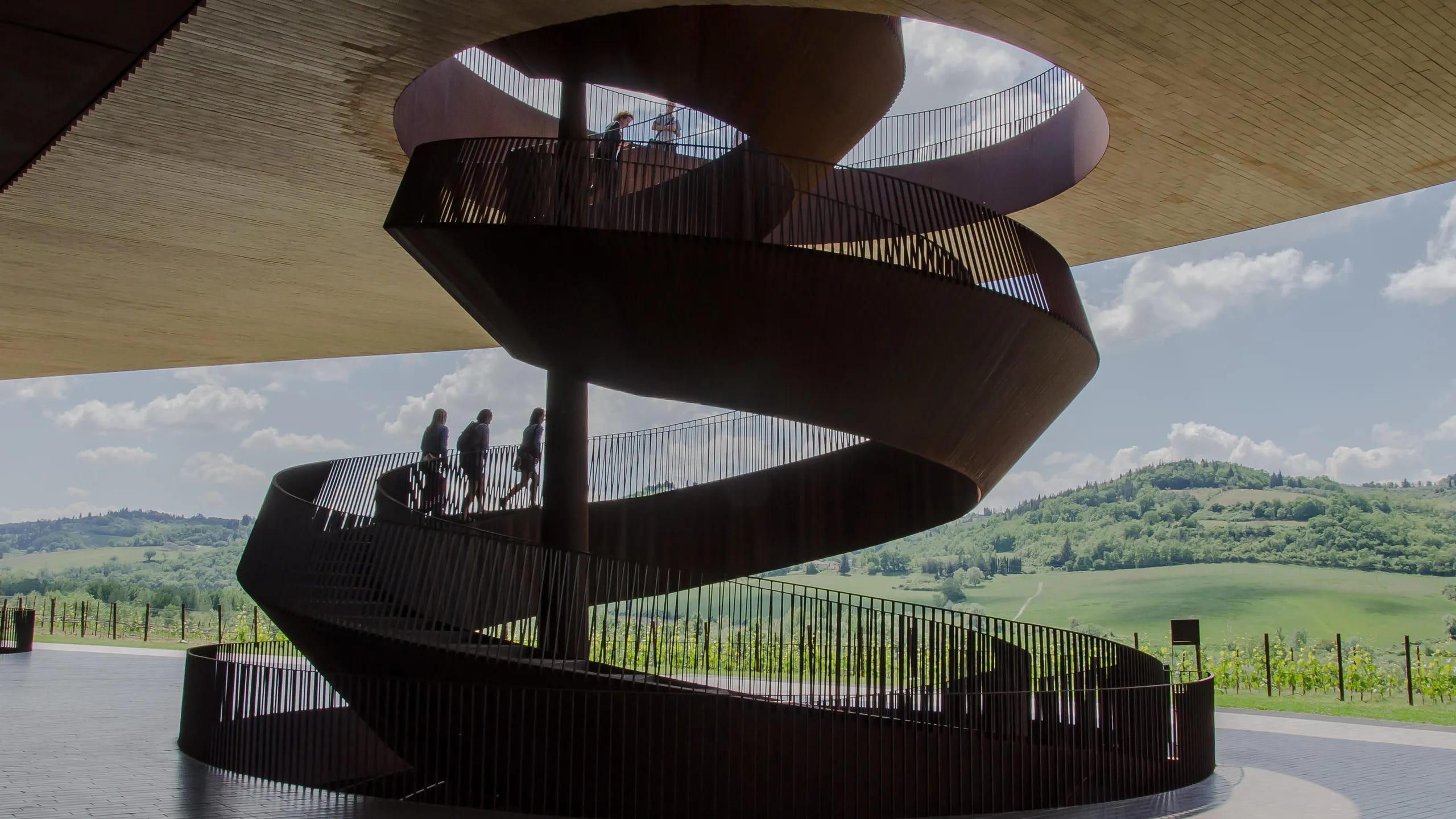 A Guide to Chianti, Italia - by H & B