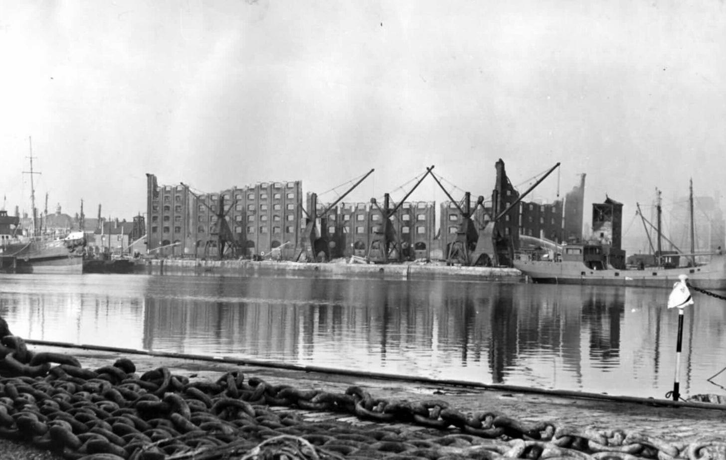 The Southampton Blitz - by Martin Cherrett