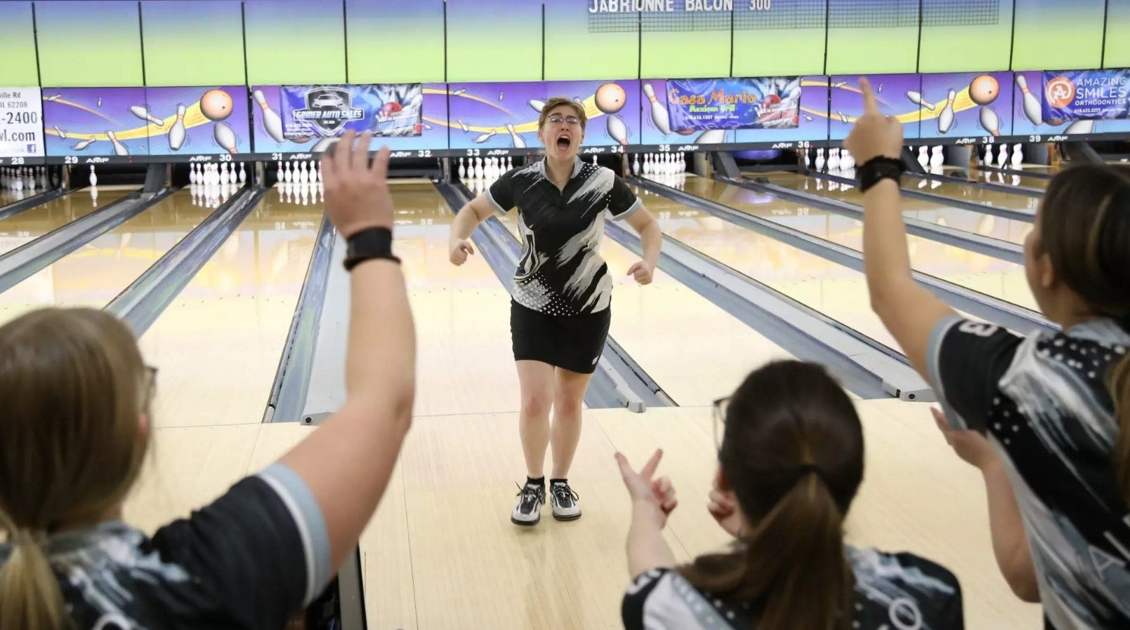 Valpo Bowling rolls to tournament title - by Paul Oren