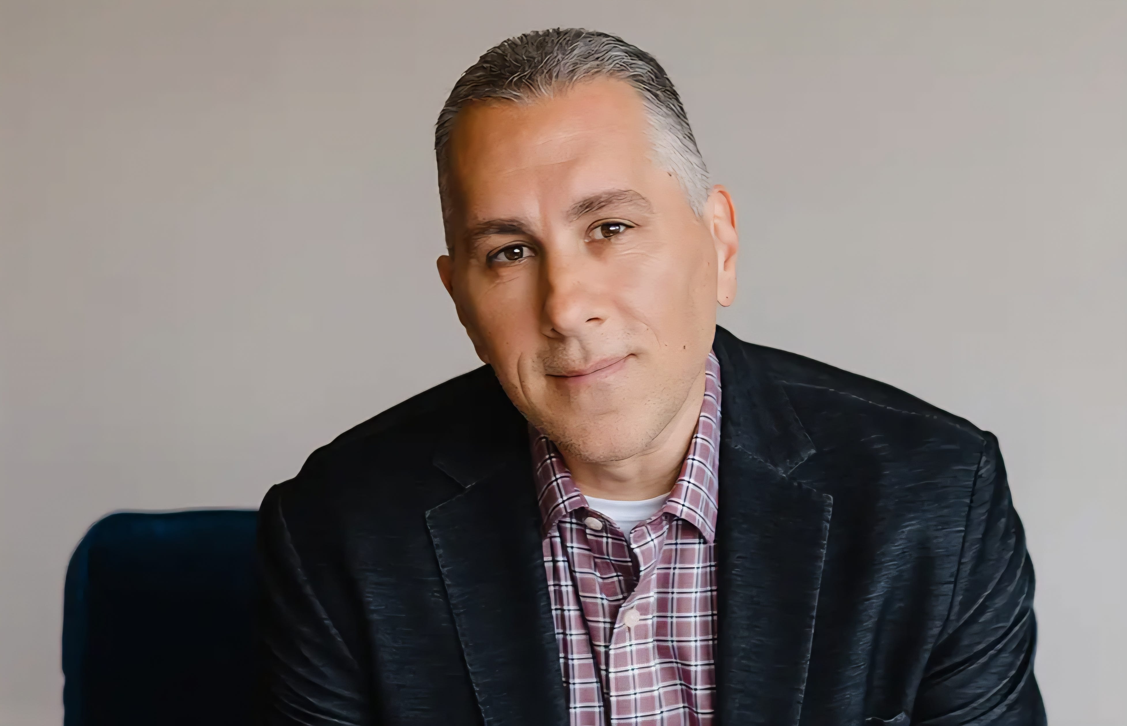MEET JOHN PAVLOVITZ - CLOSER TO THE EDGE
