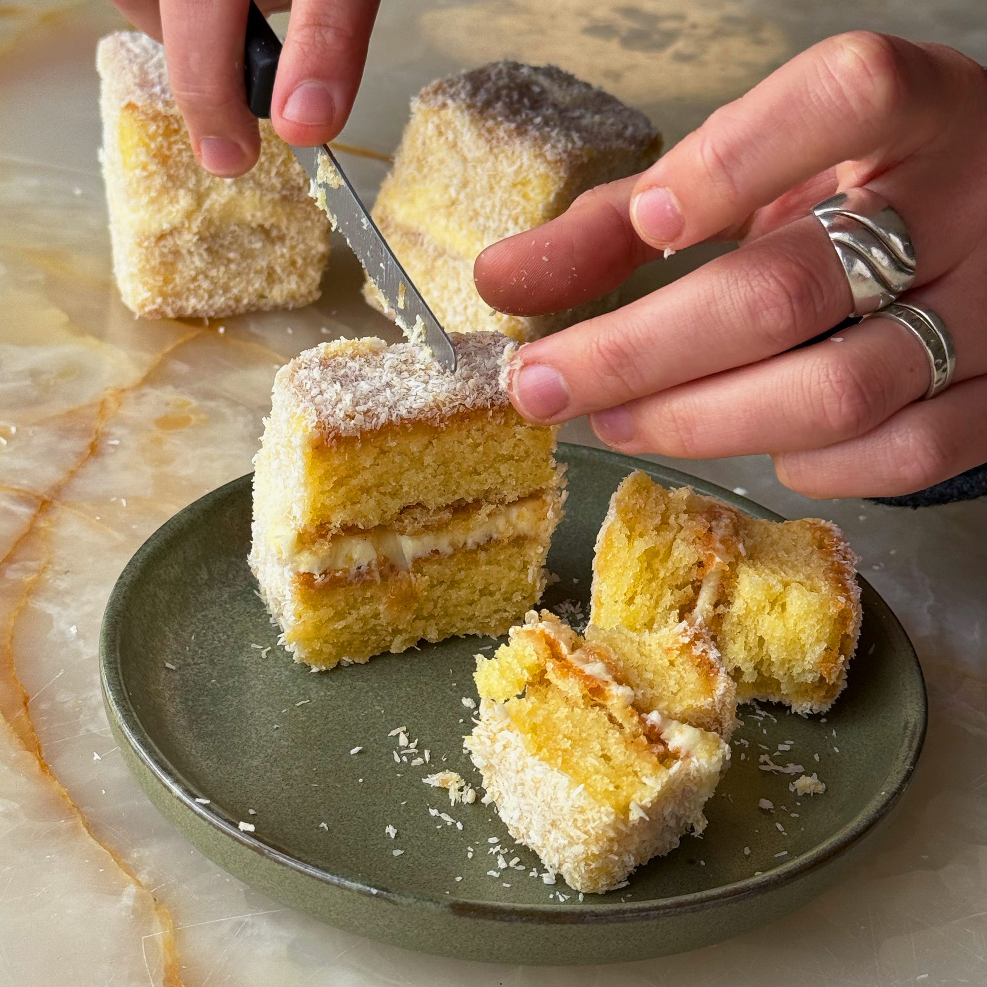 Two Antipodean bakes for ANZAC day (or any day)