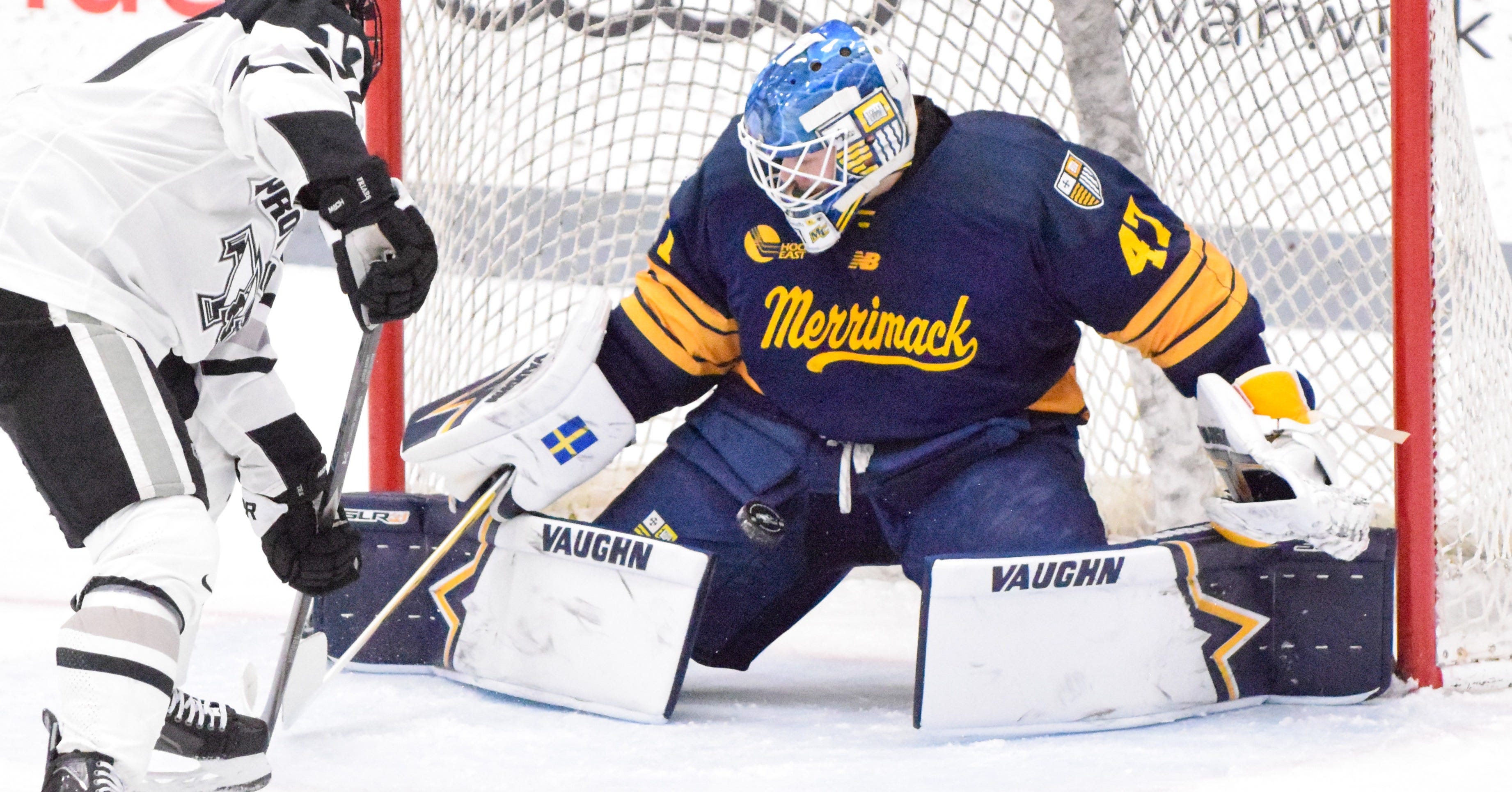 Max Lundgren will sign an entry-level deal with the Boston Bruins