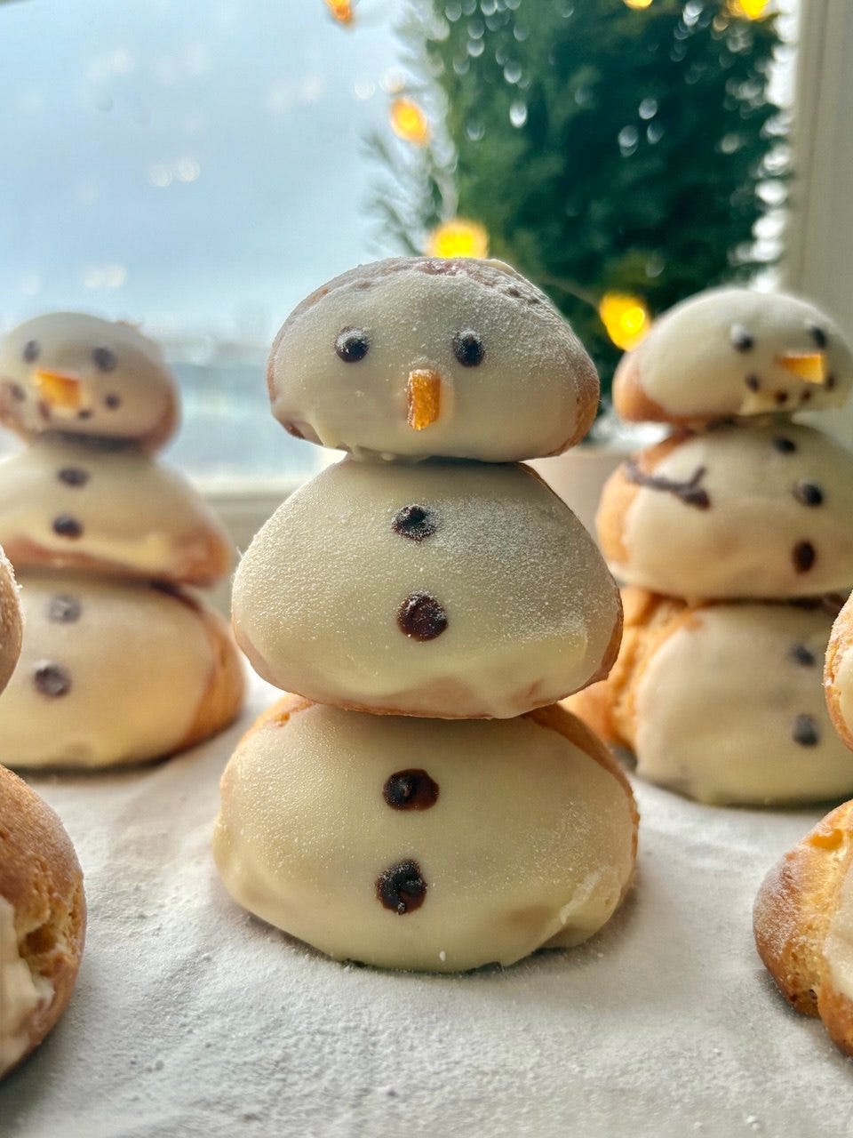 Bisuit Box #4: Choux Snowmen w Cranberry Creme Diplomate