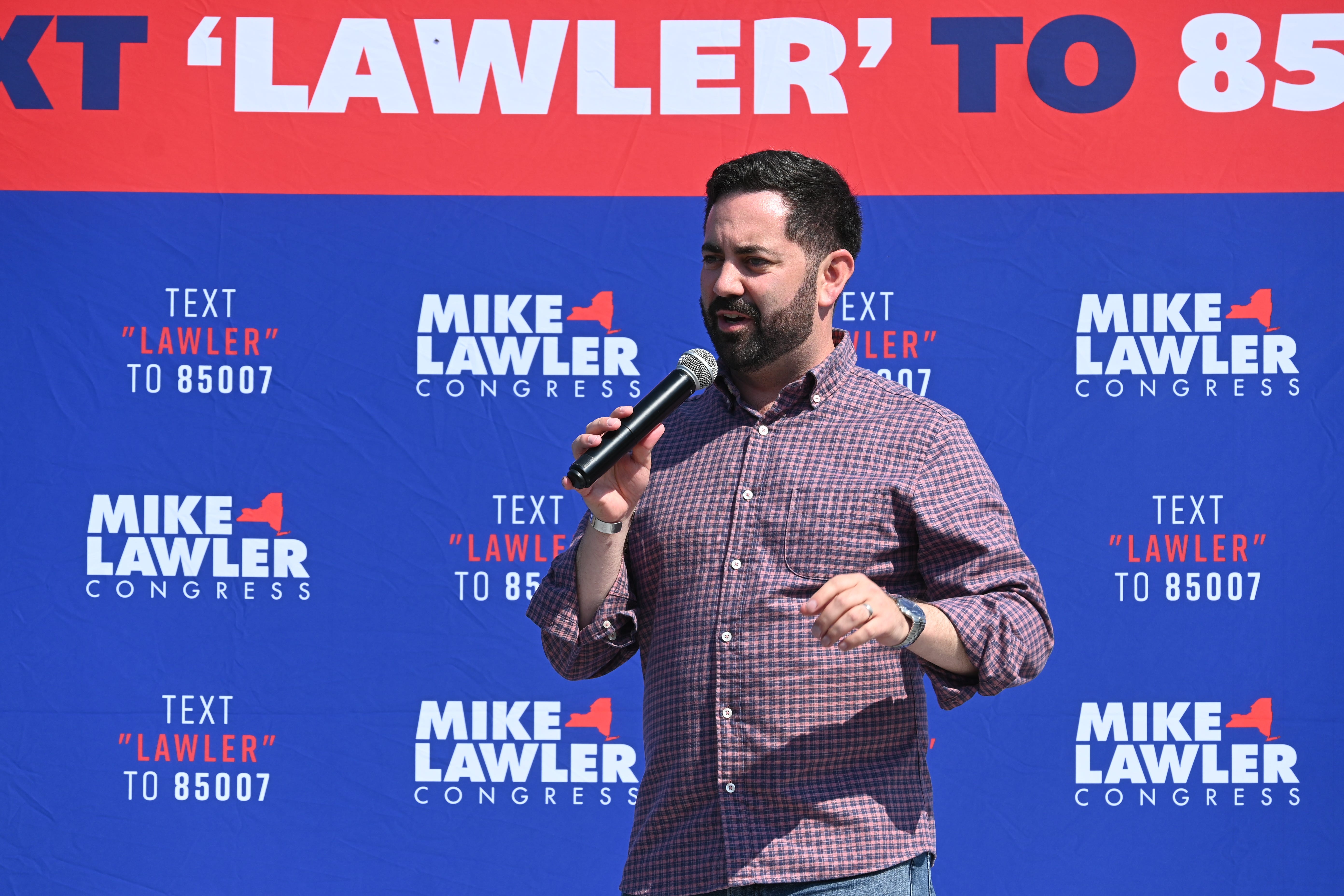 Lawler backs Trump on Greenland purchase as Democratic contenders ...