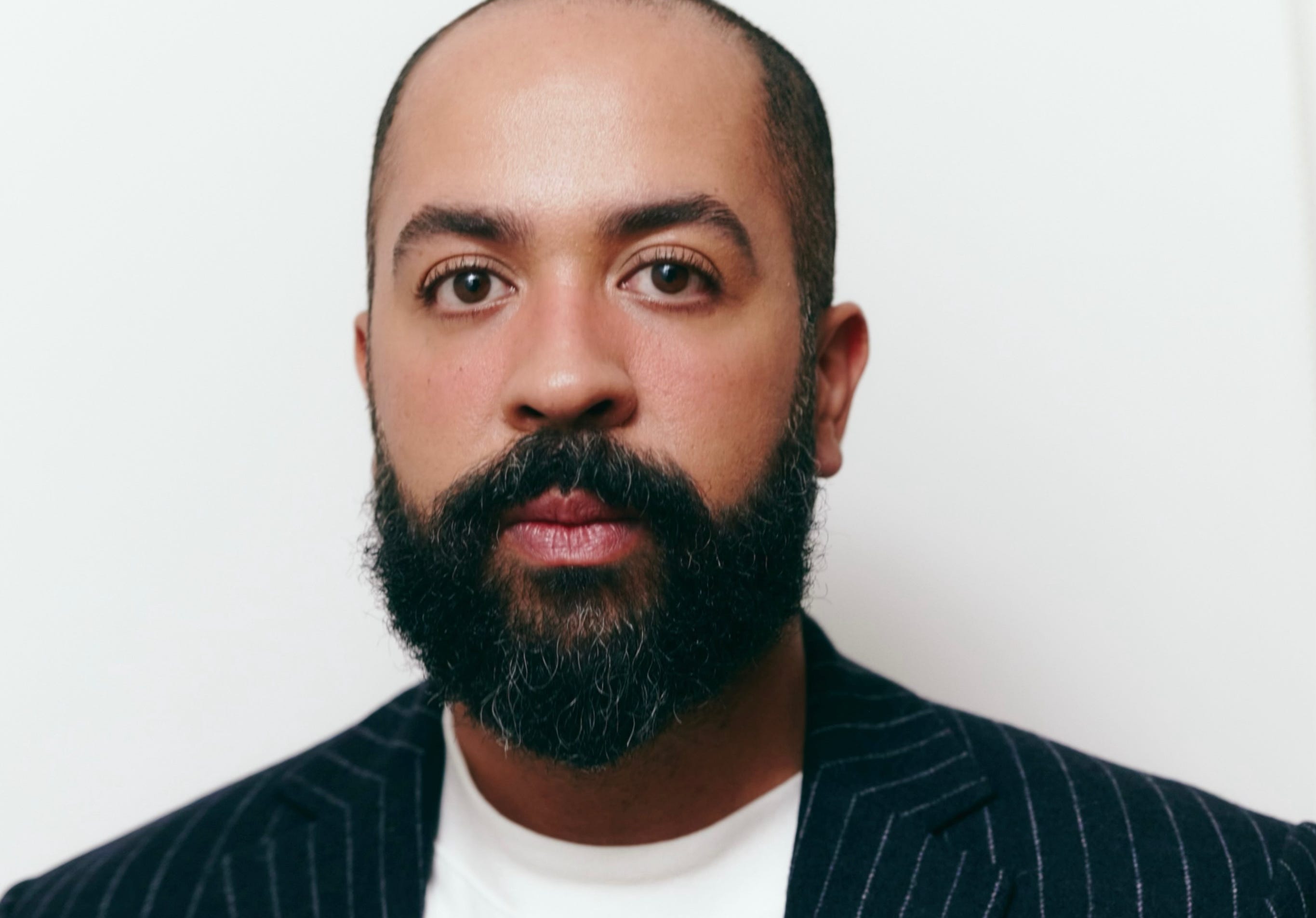 Ancestralidade e potência nas imagens de Maika Mano