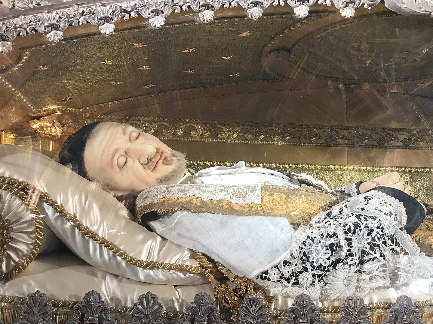 When it comes to bodies, just how ‘incorrupt’ is ‘incorruptible’?