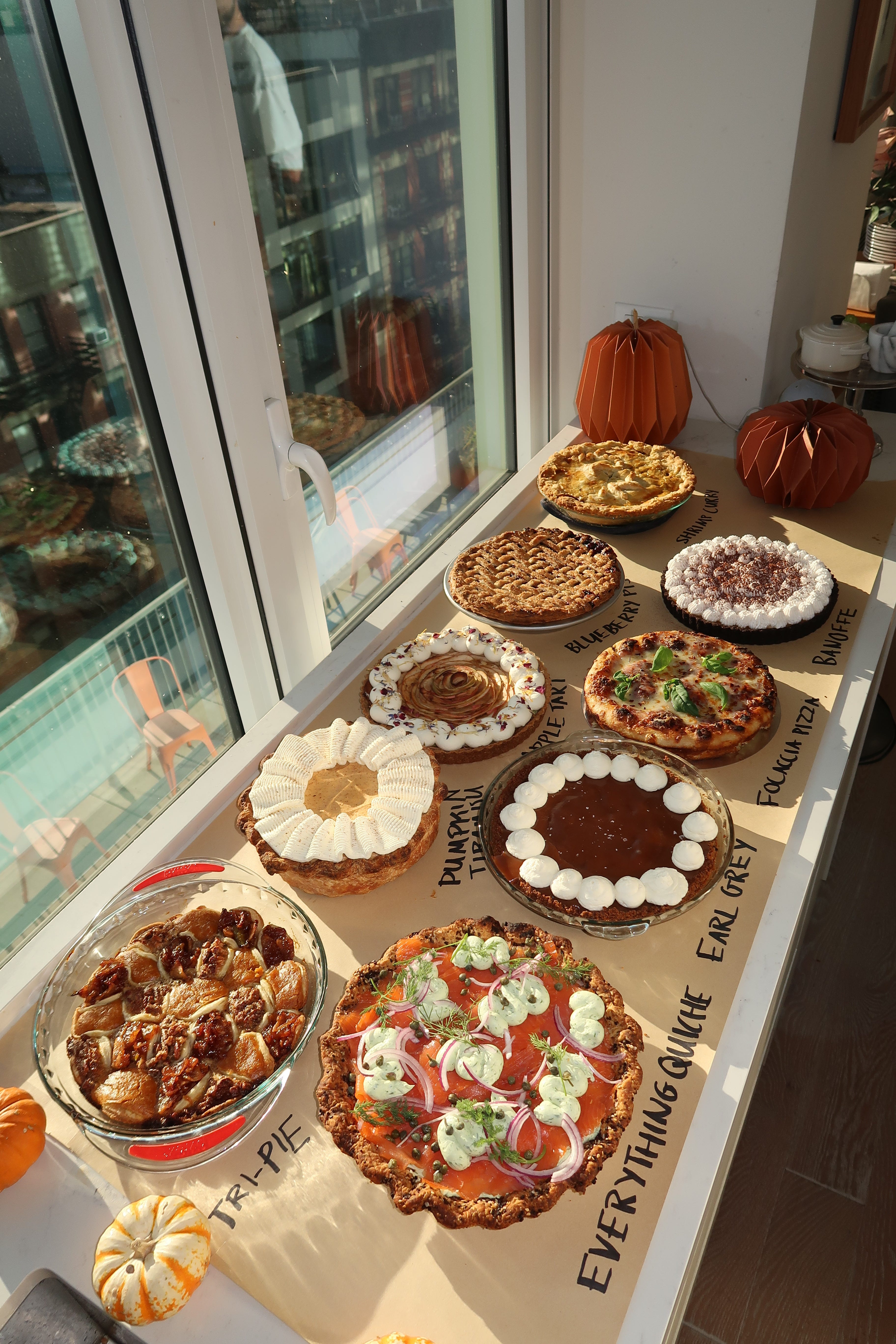 turning my apartment into a café: pie picnic
