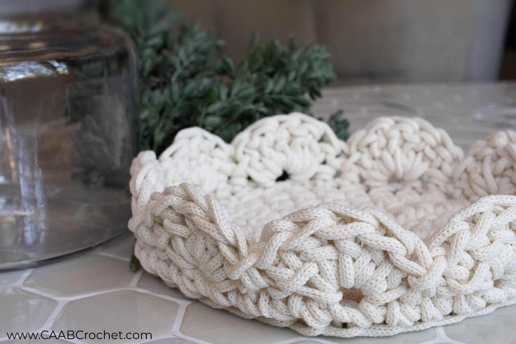 CROCHET PATTERN: Scalloped Tray