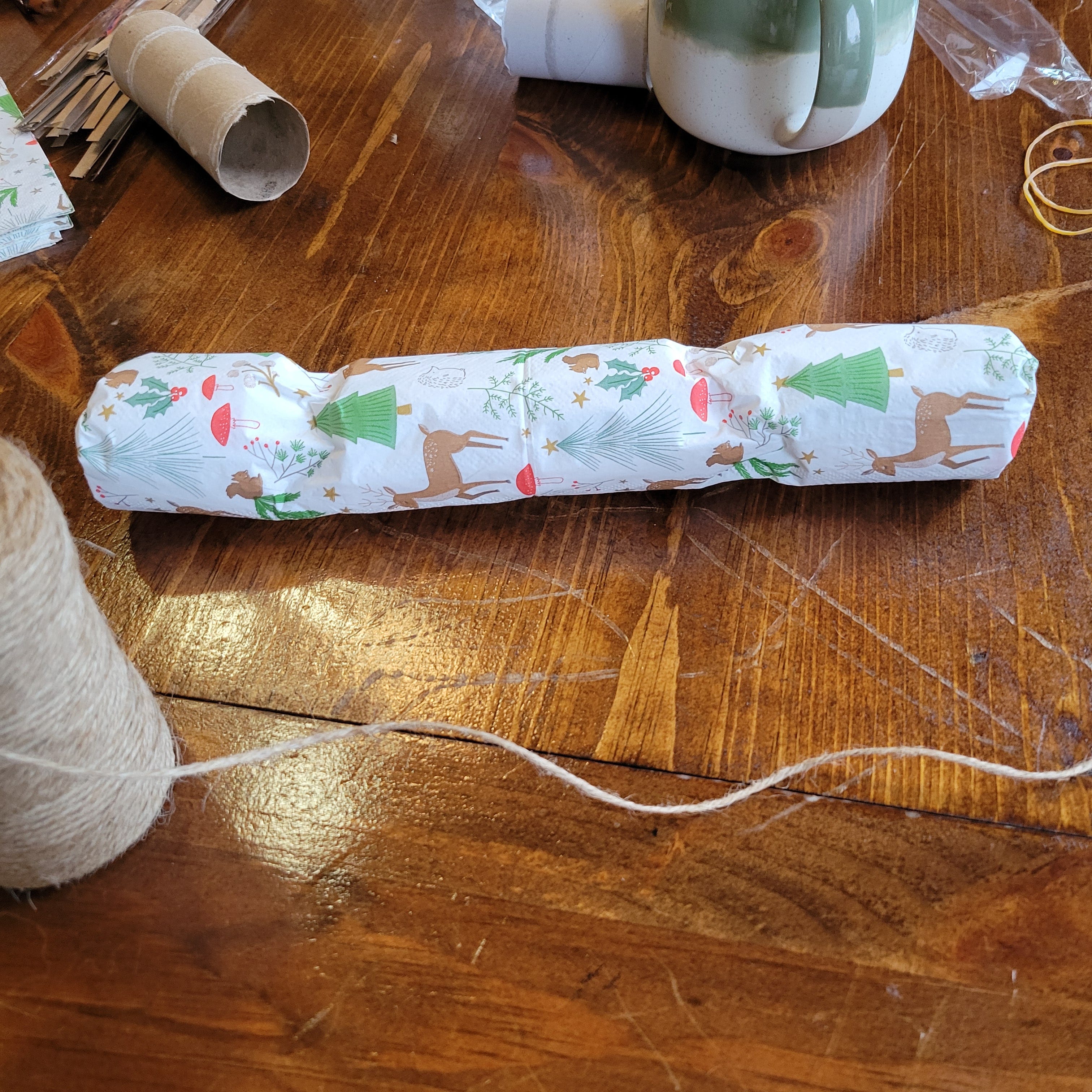 DIY Christmas Crackers (Simple, Festive, and Less Wasteful!)