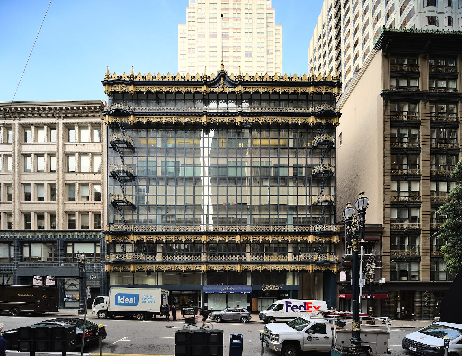 Why Skyscrapers Became Glass Boxes - by Brian Potter