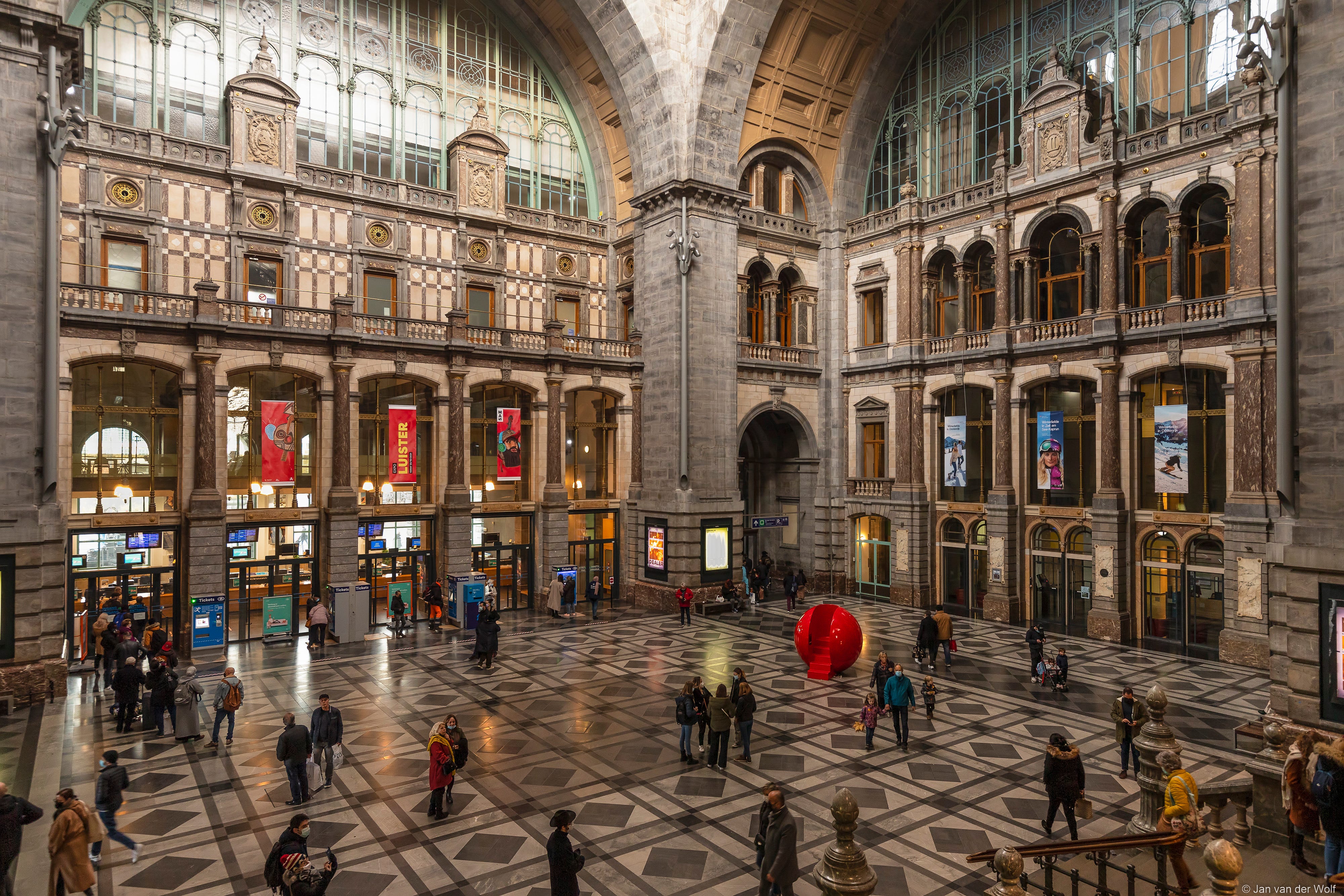 The world’s most spectacular railway stations