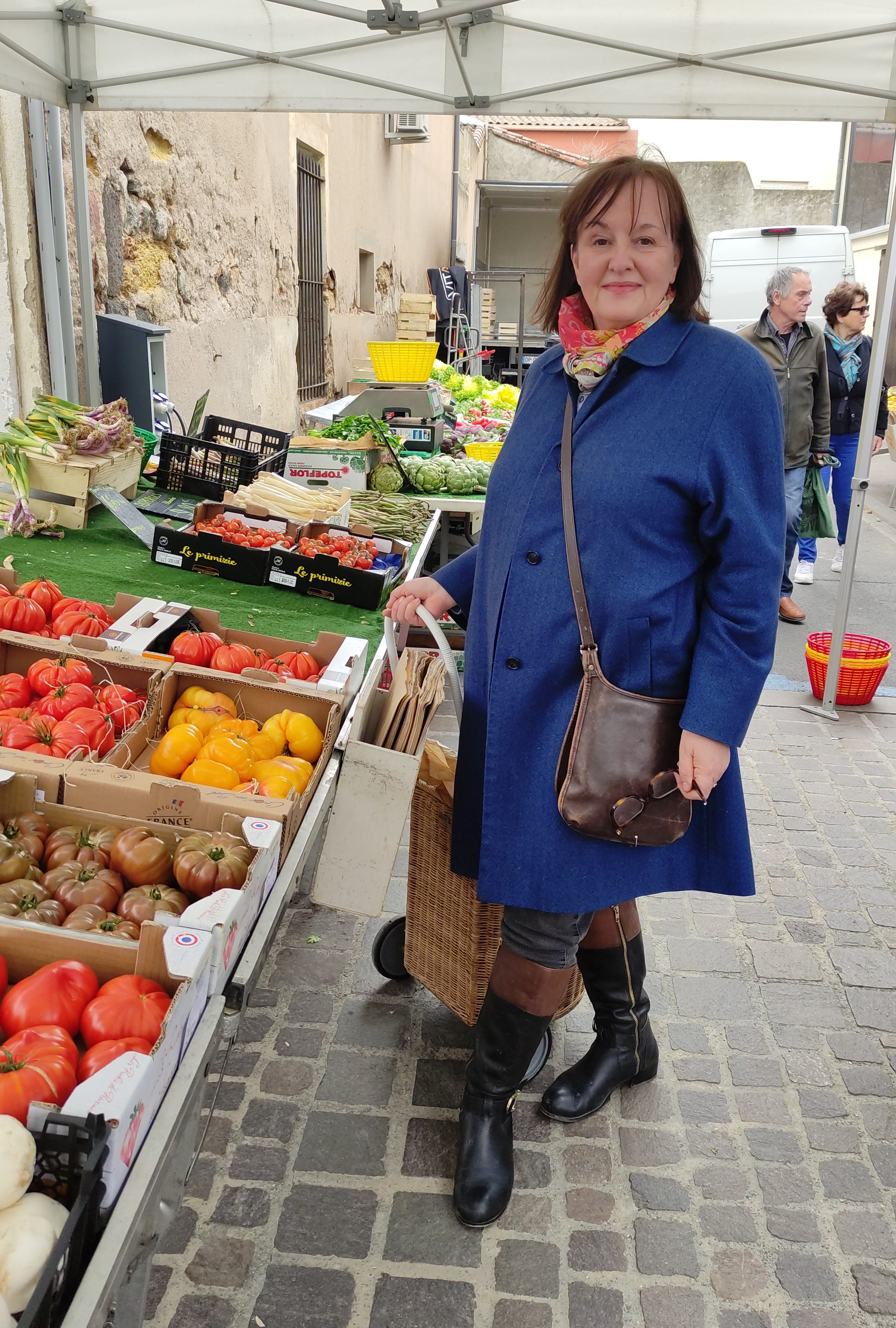 At the table with Debora Robertson - by Audrey Le Goff