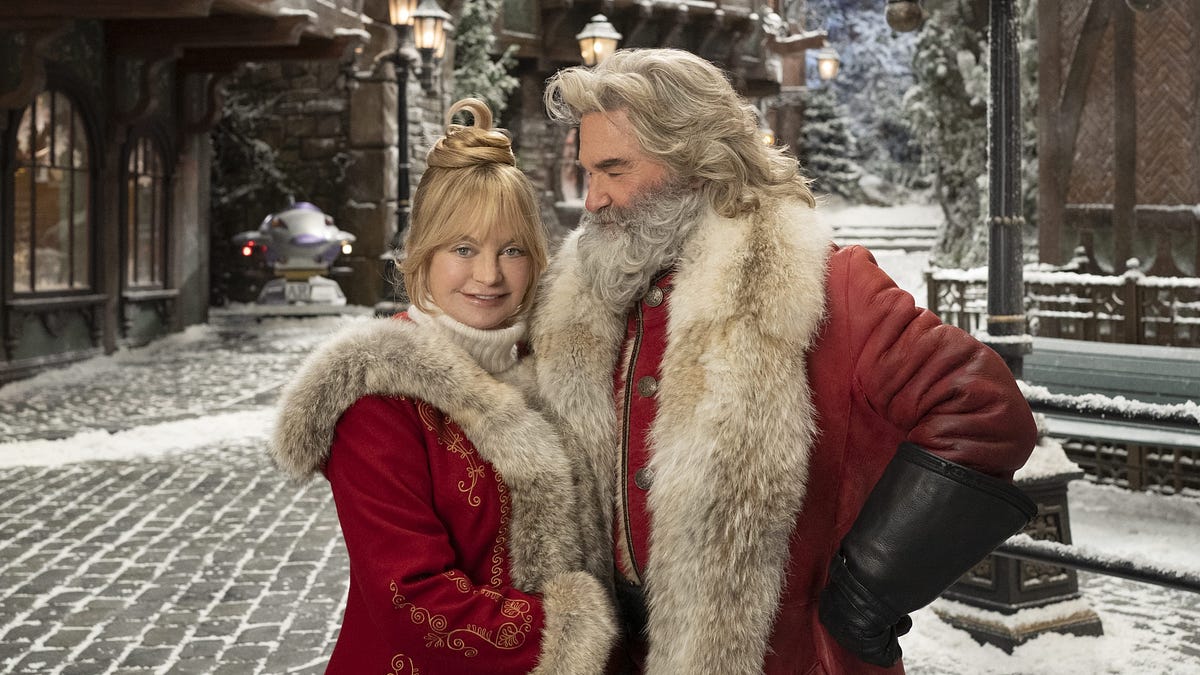‘The Christmas Chronicles 2’ Review- A Boring Holiday Sequel