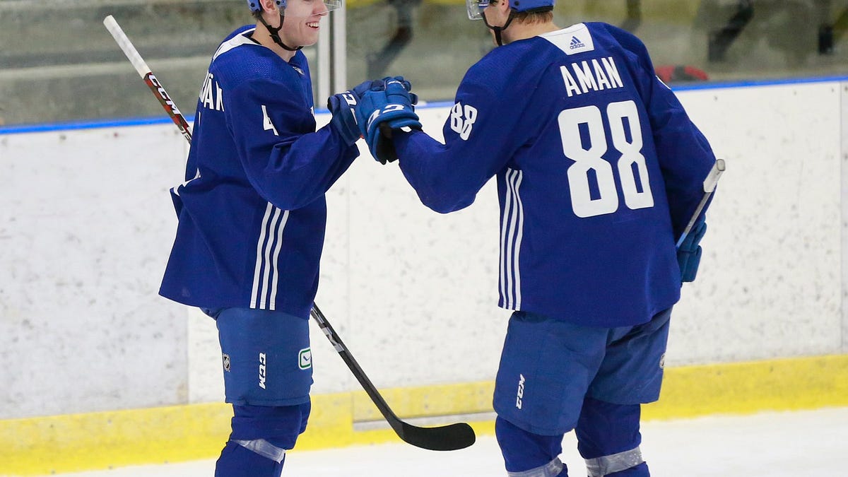 Does Foote need to play the Canucks’ kids more?