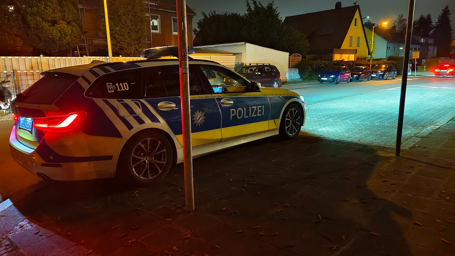 in/security - Border Crossings - Thomas Brasch