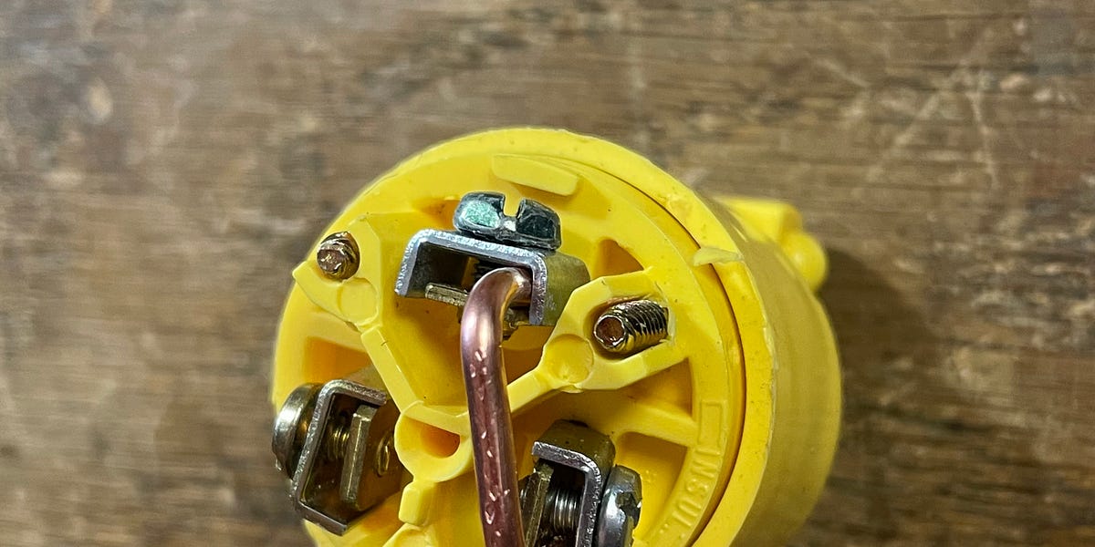 DIY Generator Bonding Plug - by Mike Sokol - RVelectricity