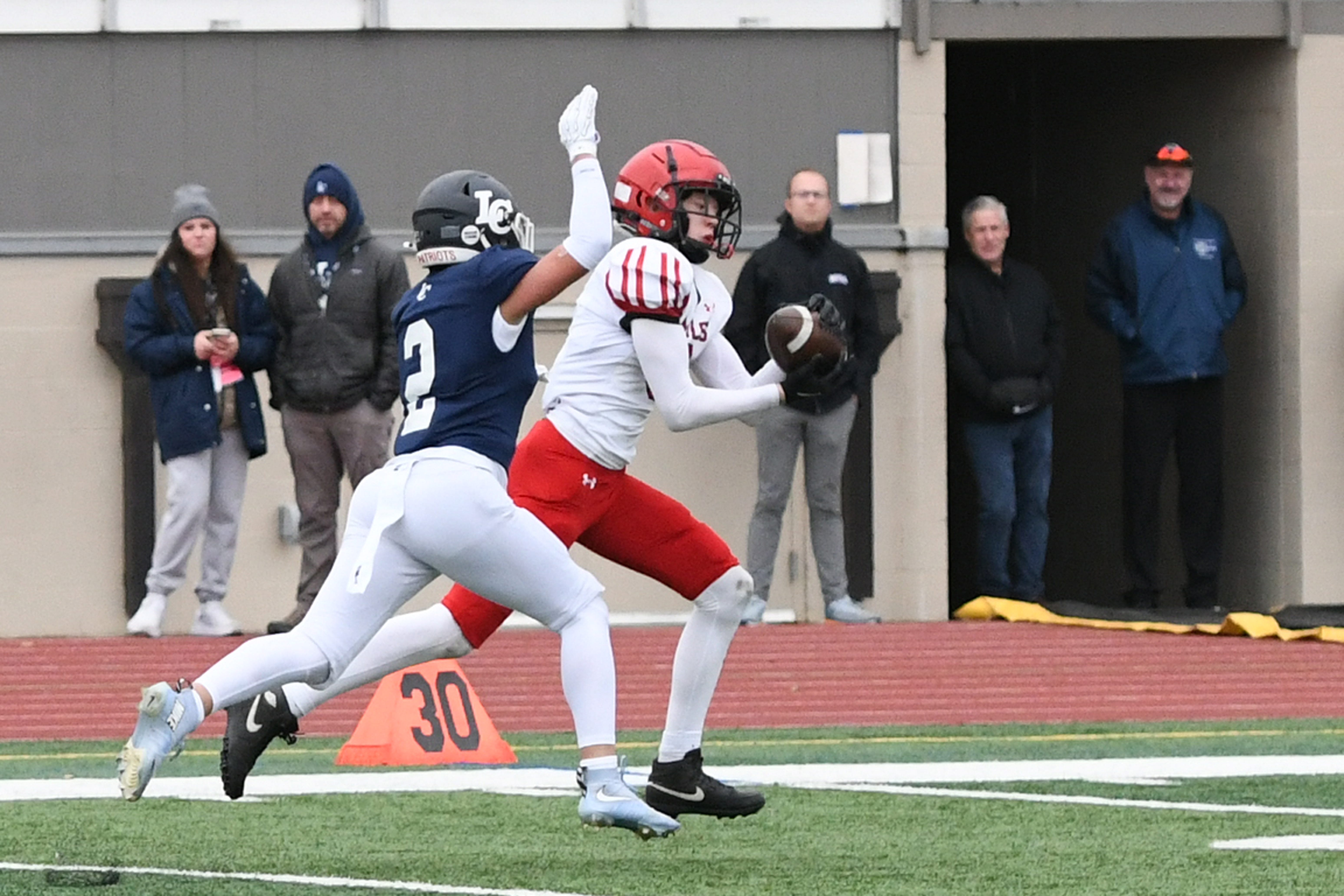 High School Football: Walls close in on Wahkiakum in 1B State semifinal ...